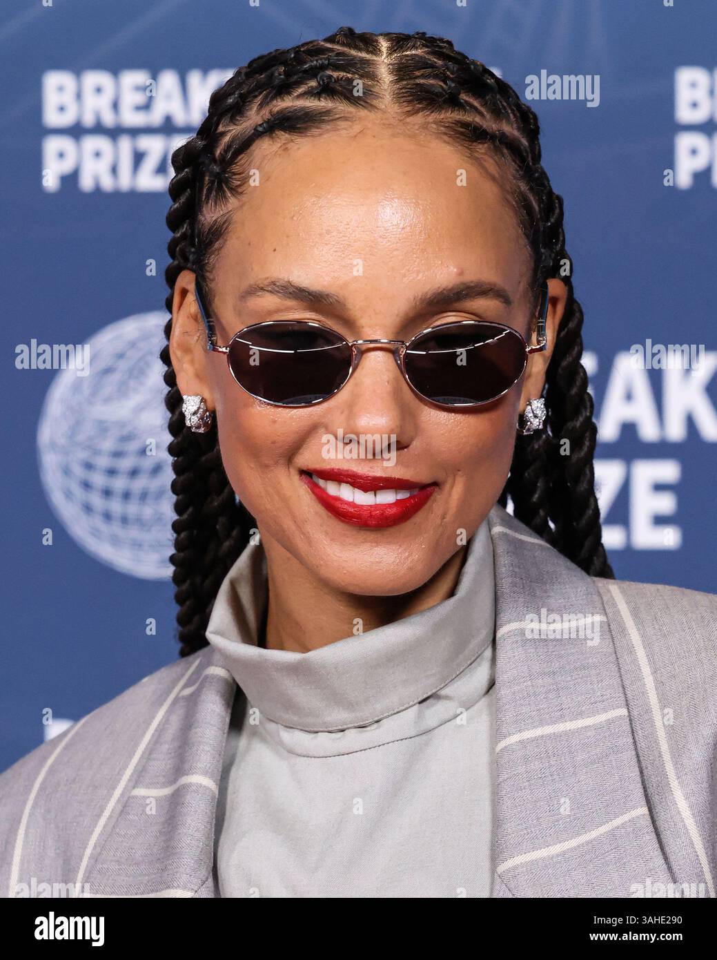 SANTA MONICA, LOS ANGELES, CALIFORNIA, USA - APRIL 05: American singer ...