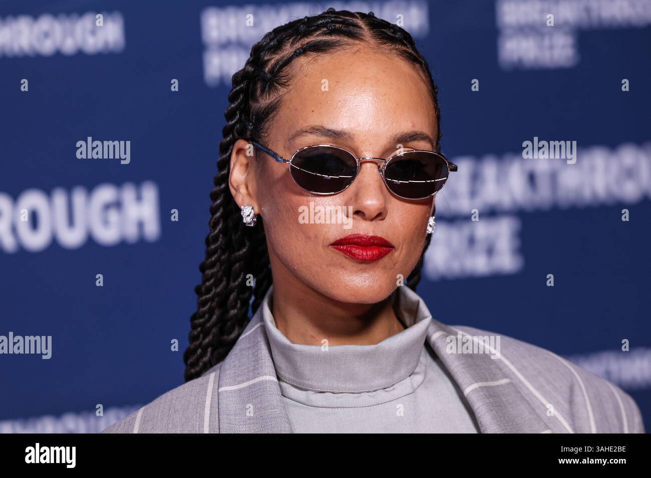 SANTA MONICA, LOS ANGELES, CALIFORNIA, USA - APRIL 05: American singer ...