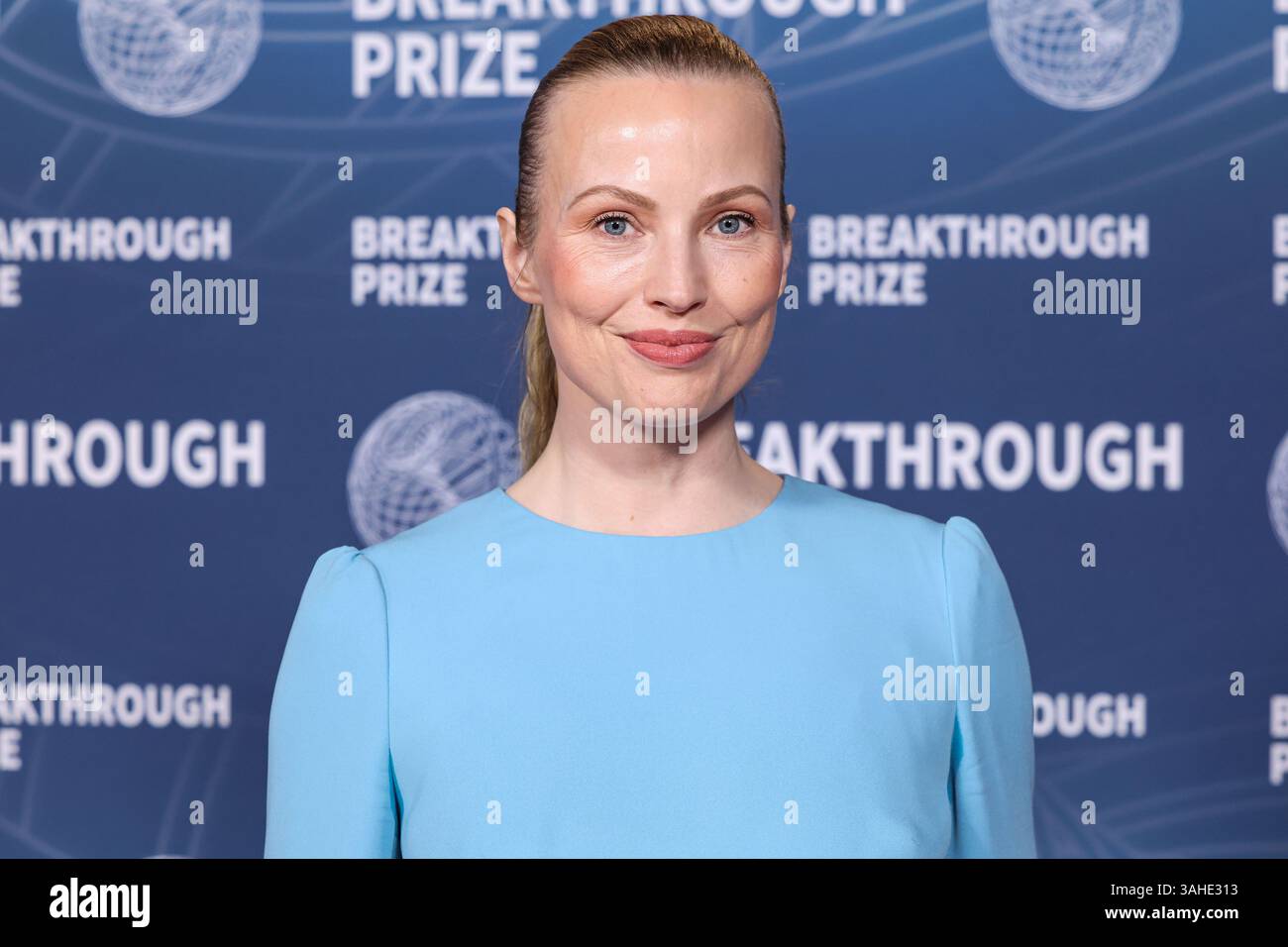 SANTA MONICA, LOS ANGELES, CALIFORNIA, USA - APRIL 05: Julia Milner ...