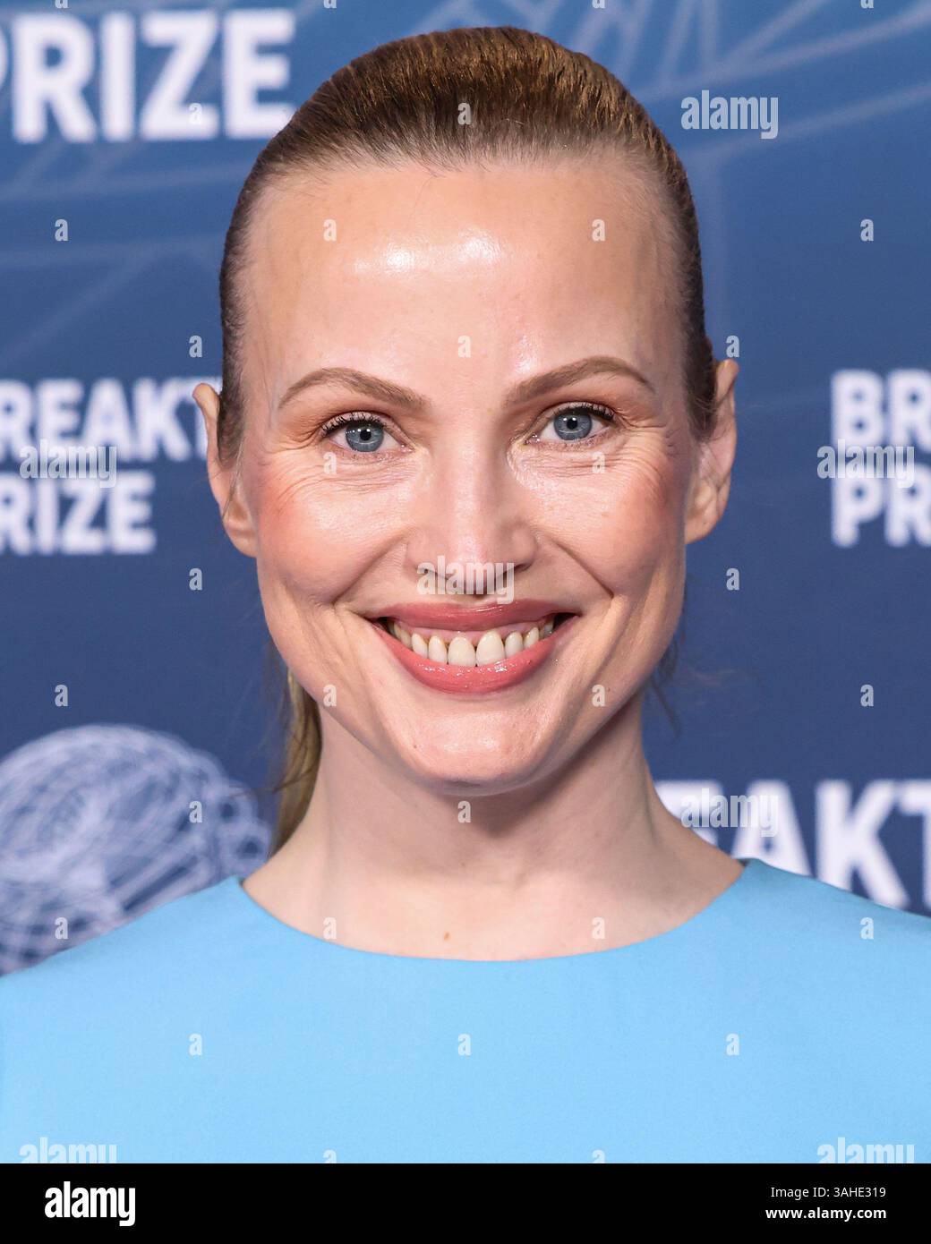 SANTA MONICA, LOS ANGELES, CALIFORNIA, USA - APRIL 05: Julia Milner ...