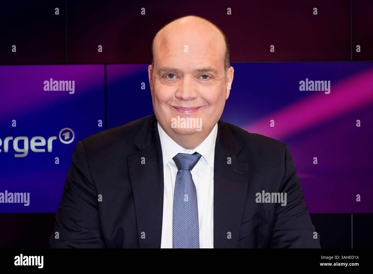 Robin Alexander in der ARD-Talkshow maischberger im Studio Berlin ...