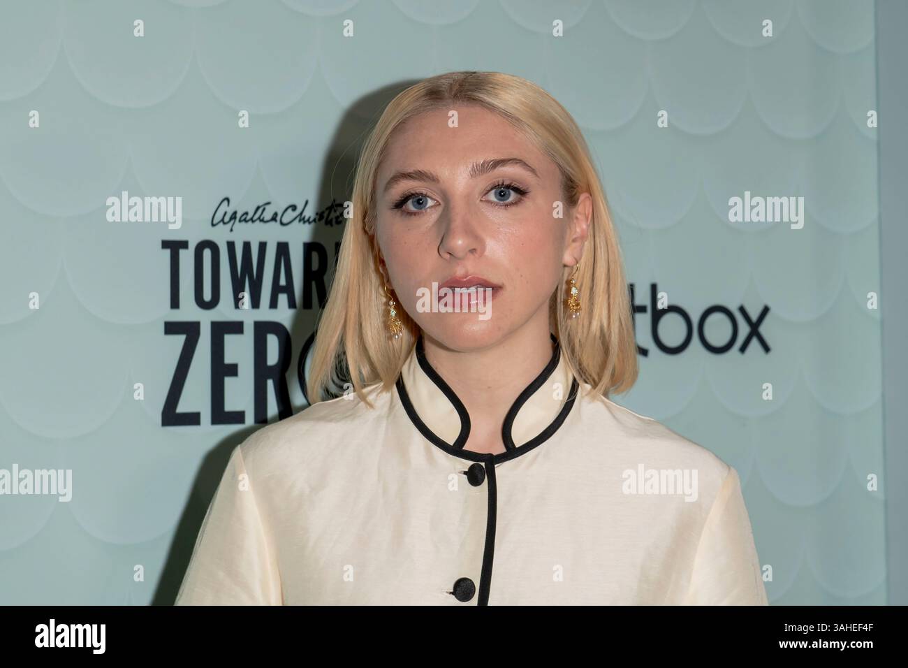 Ella lily hyland hi-res stock photography and images - Alamy