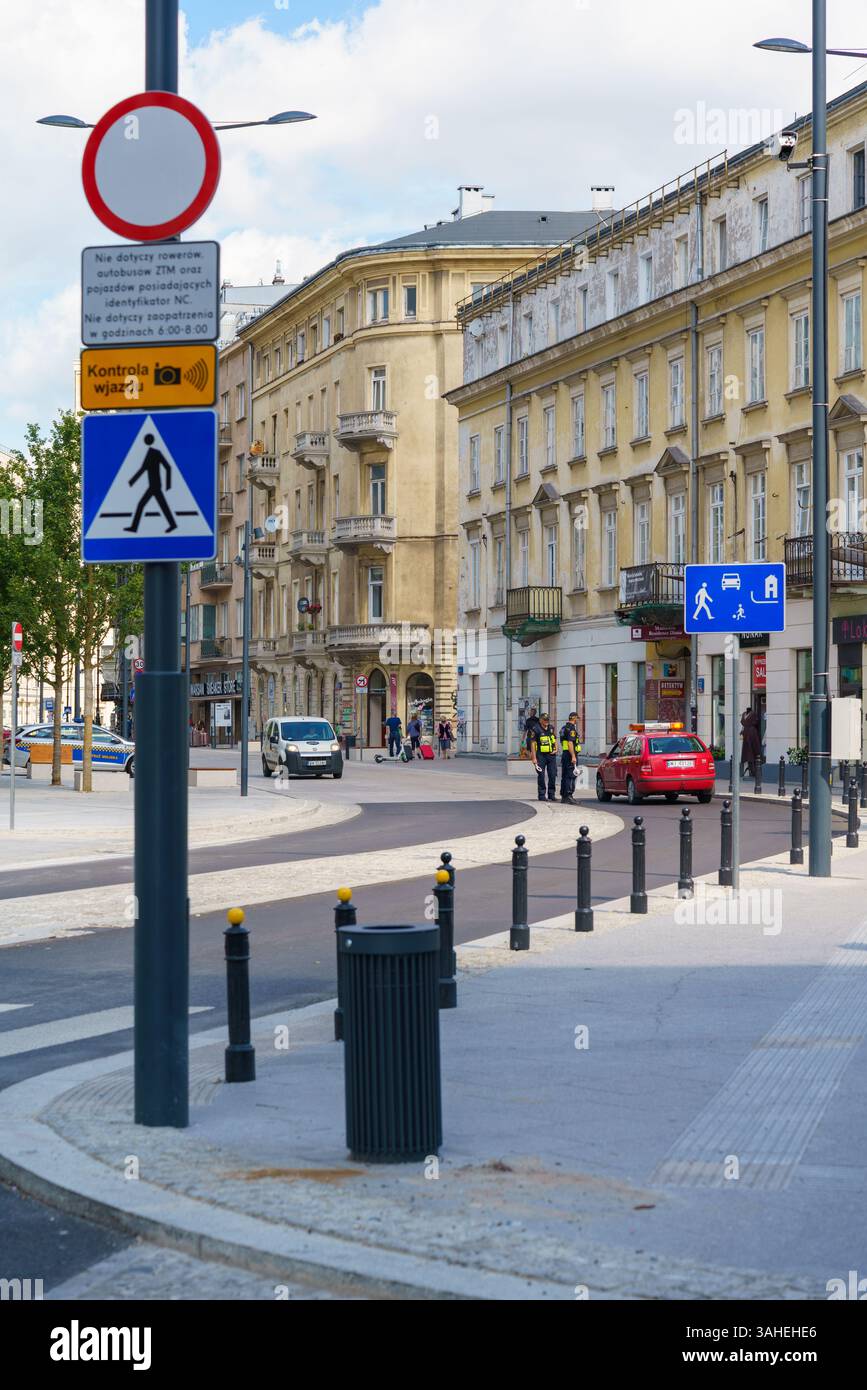 Warsaw city center. Plac Pieciu Rogow, Szpitalna, Bracka, Chmielna ...