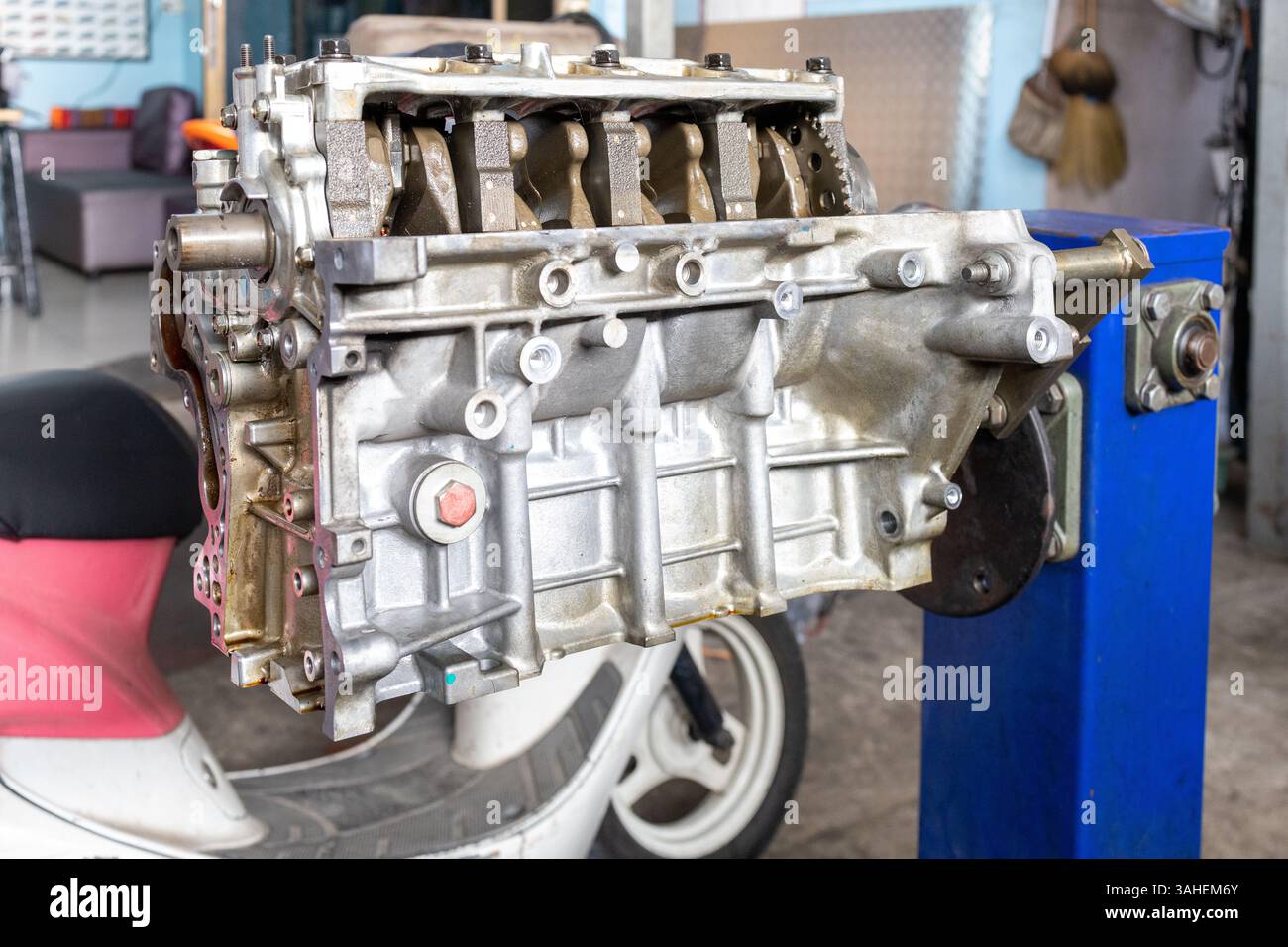 Show inside of split The car engine Stock Photo - Alamy