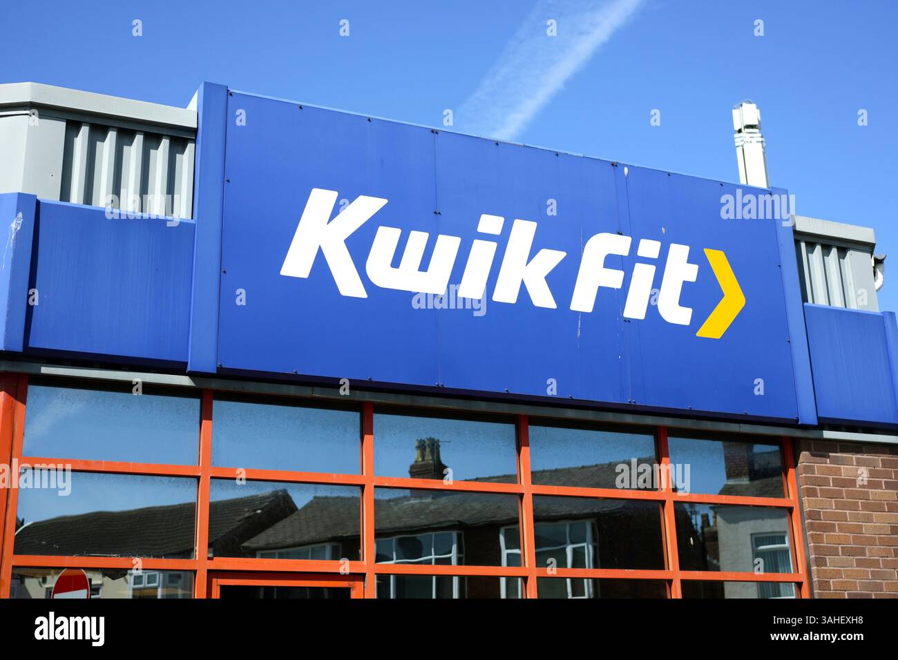 Kwikfit logo, UK, Kwik Fit, UK Stock Photo - Alamy