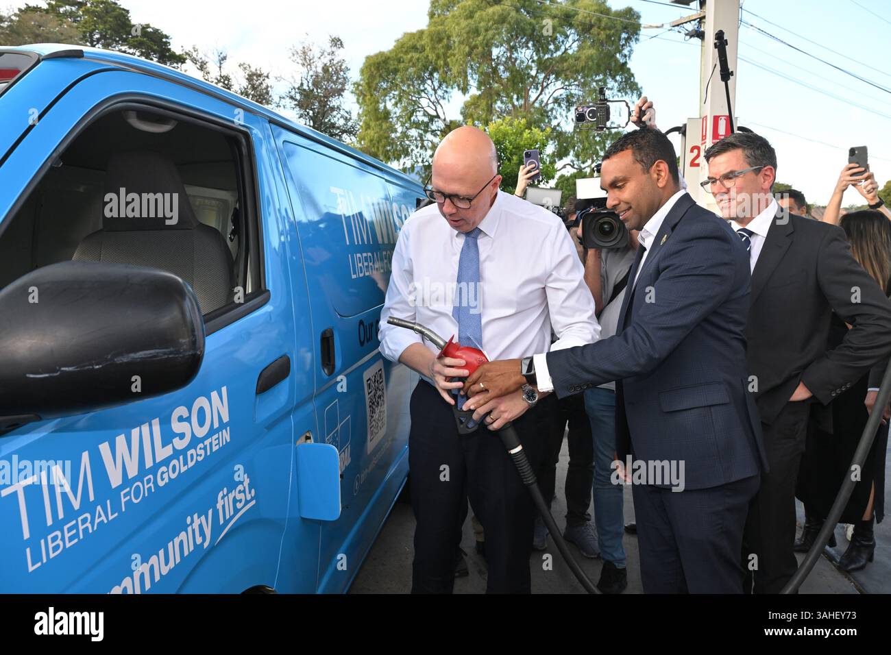 Melbourne, Australia. 10th Apr, 2025. Leader of the Opposition Peter ...