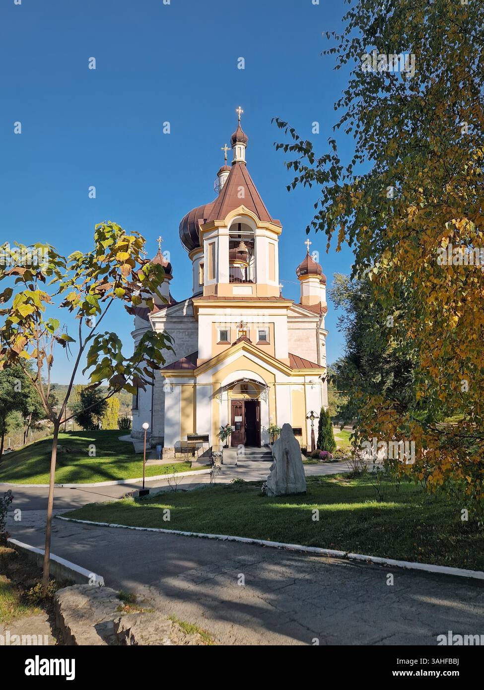 Dome orthodox temple smartphone stock photos and images - Alamy