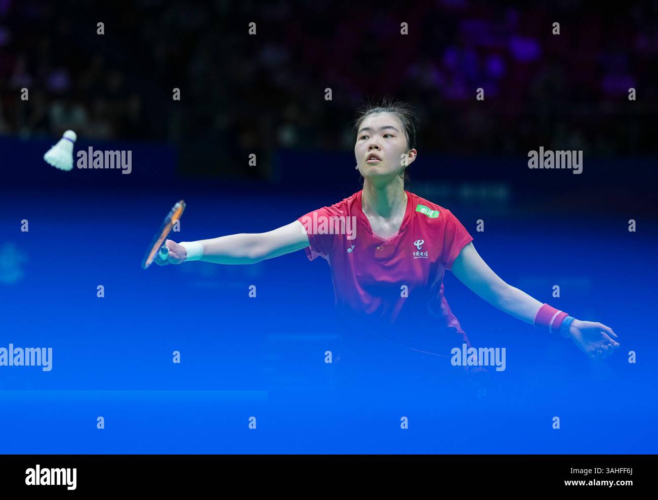 (250410) -- NINGBO, April 10, 2025 (Xinhua) -- Gao Fangjie of China ...