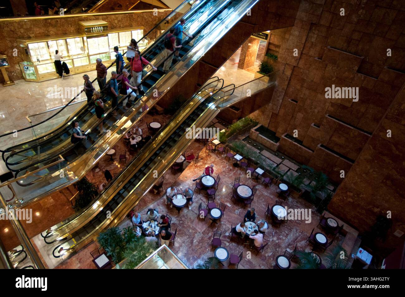 Trump tower atrium architecture hi-res stock photography and images - Alamy