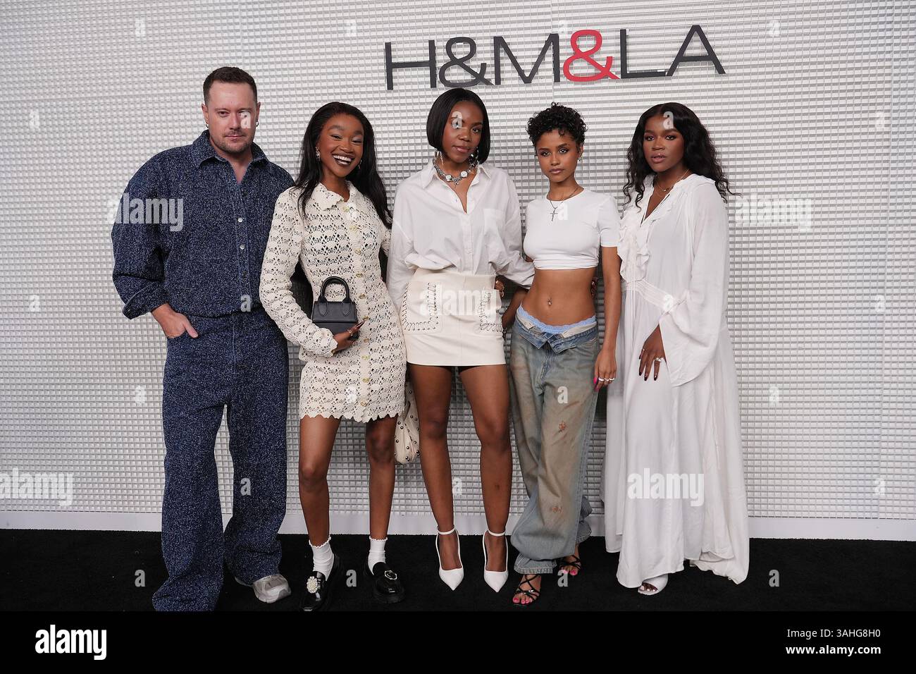 Elaine and tyla hi-res stock photography and images - Alamy