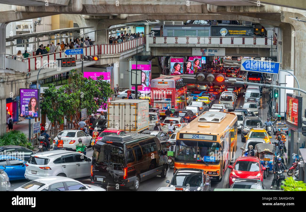 Elevated walkways hi-res stock photography and images - Alamy