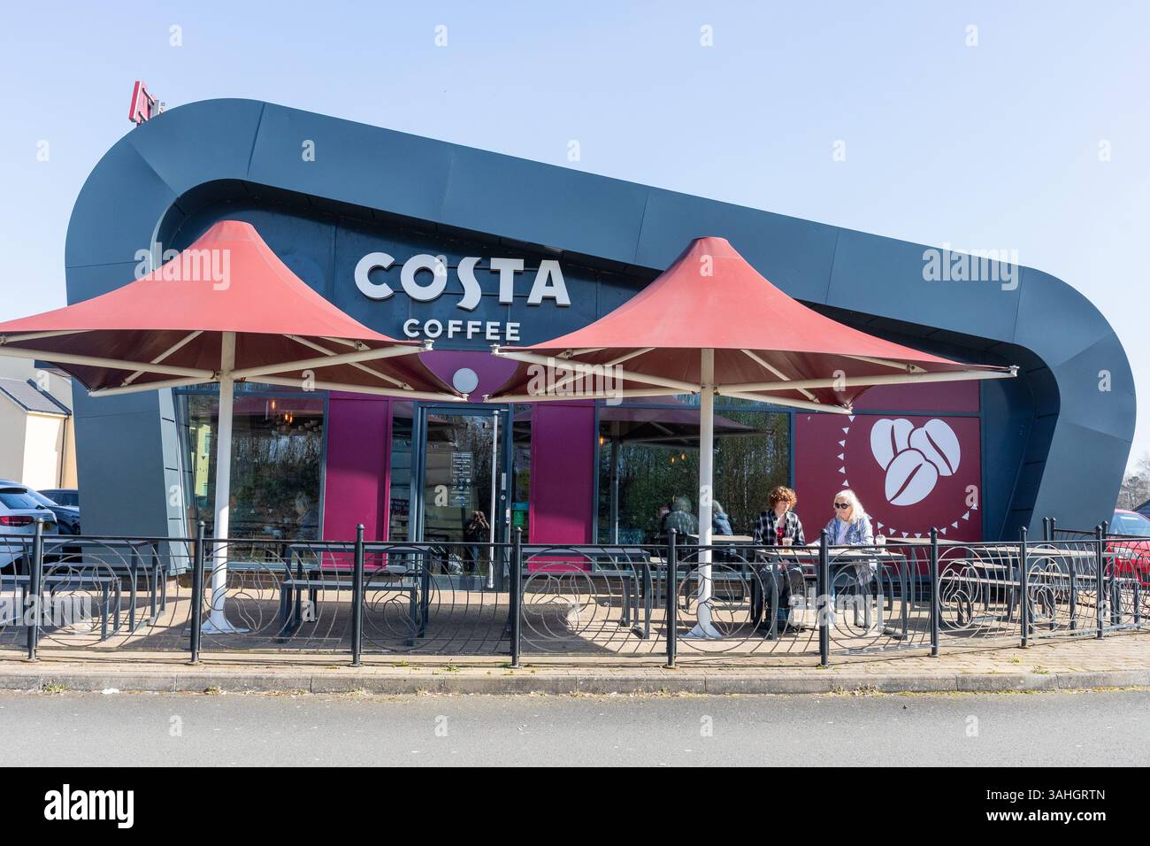 Costa coffee cafe and restaurant drive thru, Kilwinning, Scotland Stock ...