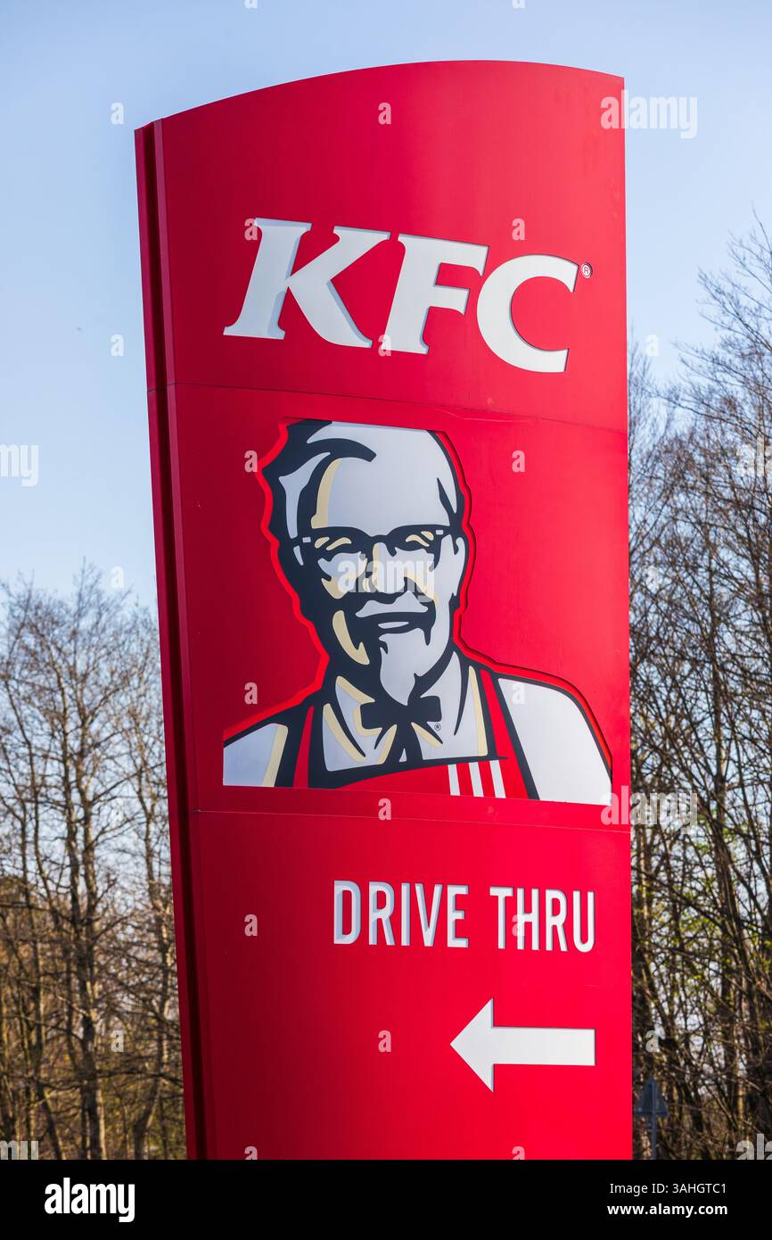 Sign for the Kentucky Fried Chicken, kfc, cafe and restaurant drive ...