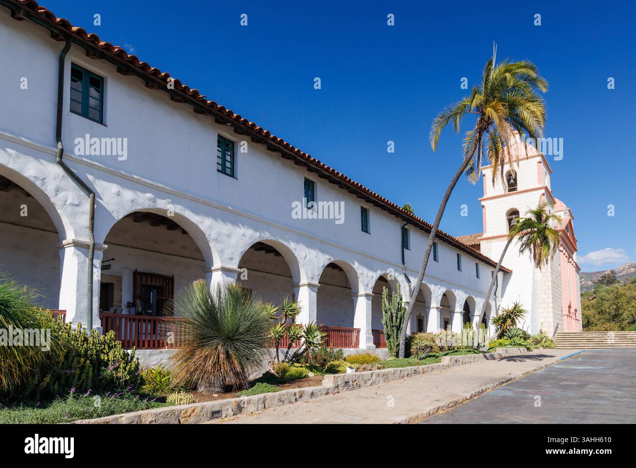 The historic Santa Barbara Mission, known as the Queen of the Missions ...