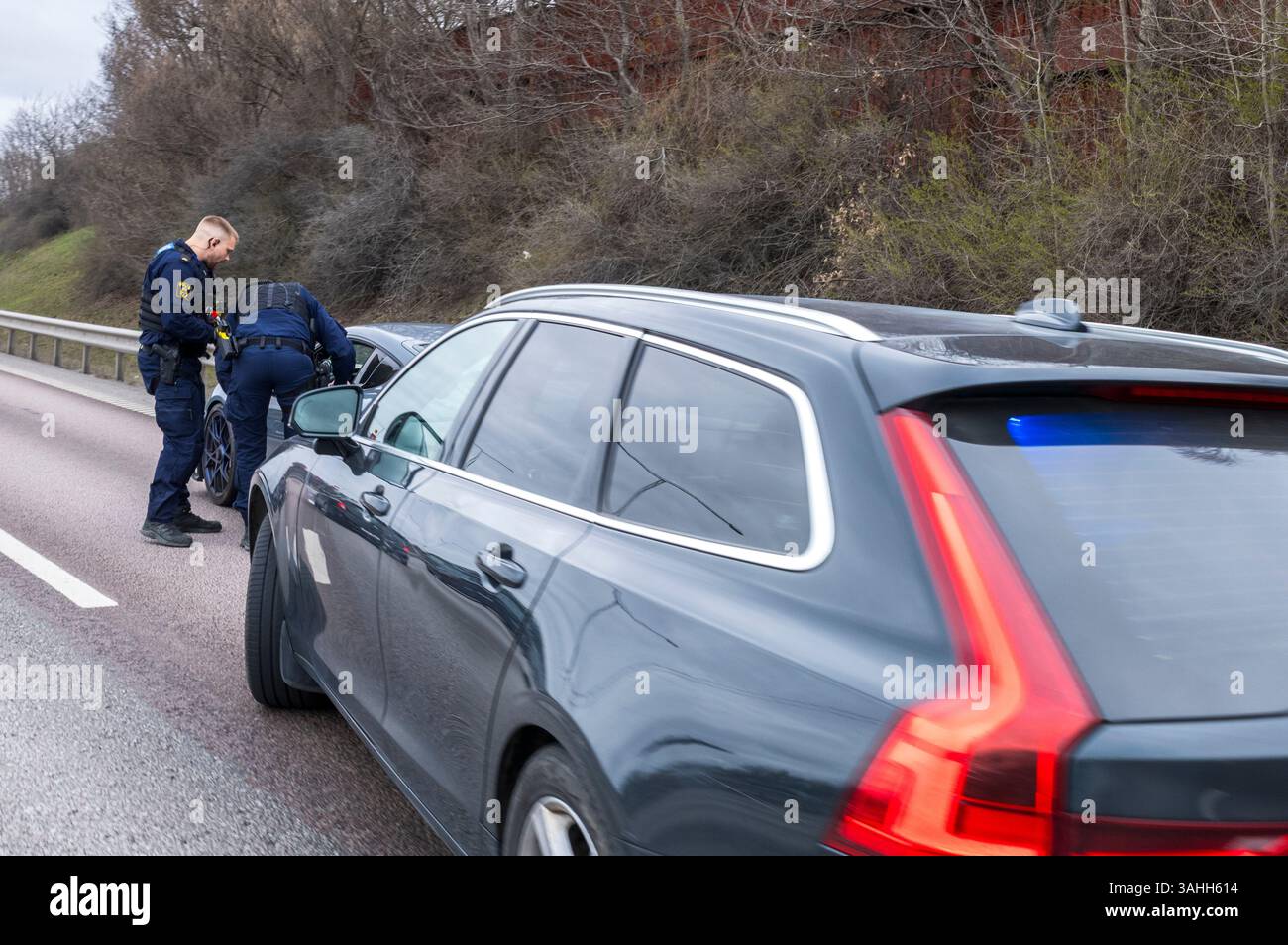The police have just stopped a speeder Stock Photo - Alamy