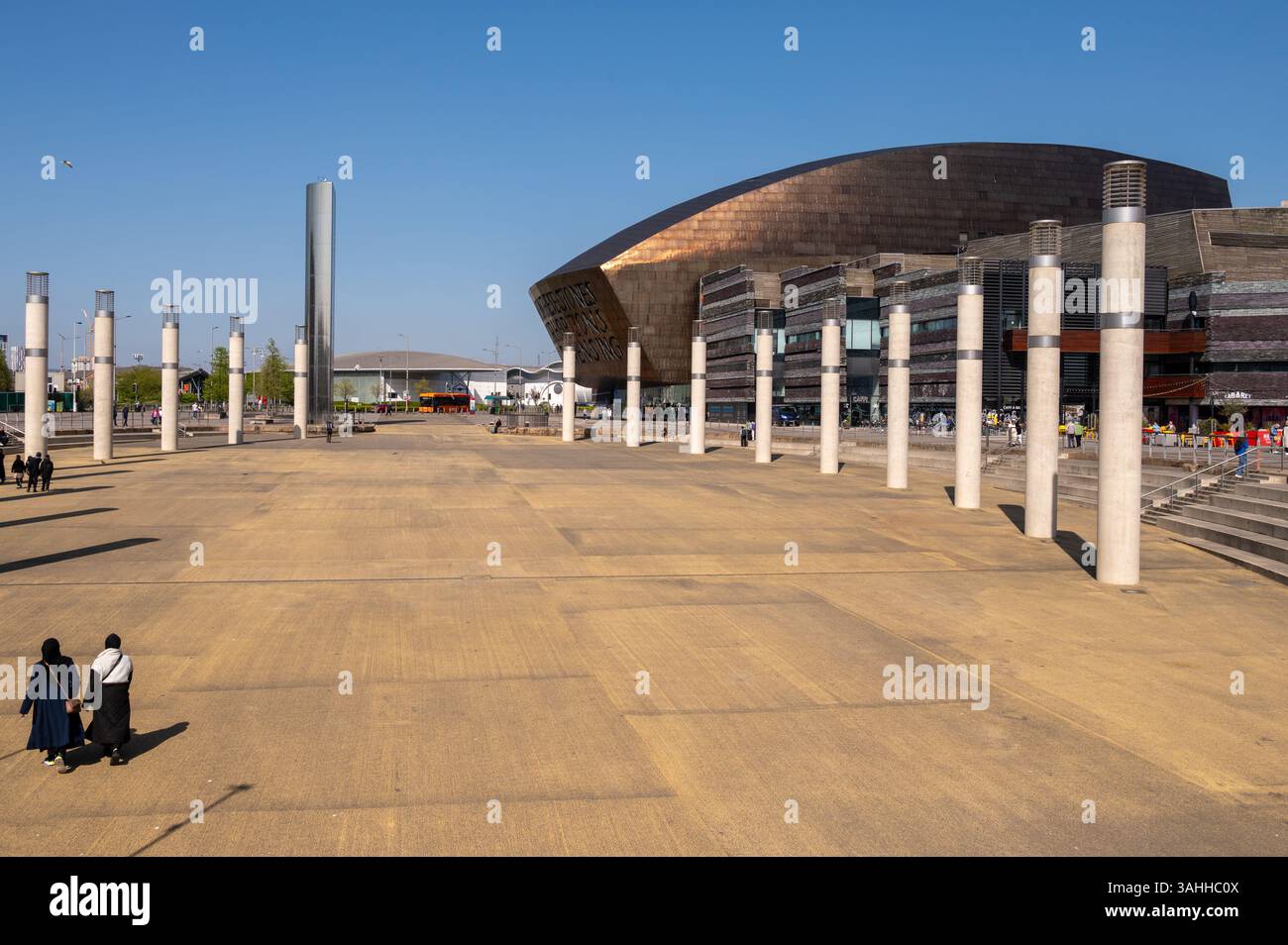 The Wales Millennium Centre, Cardiff Bay on a sunny spring afternoon ...