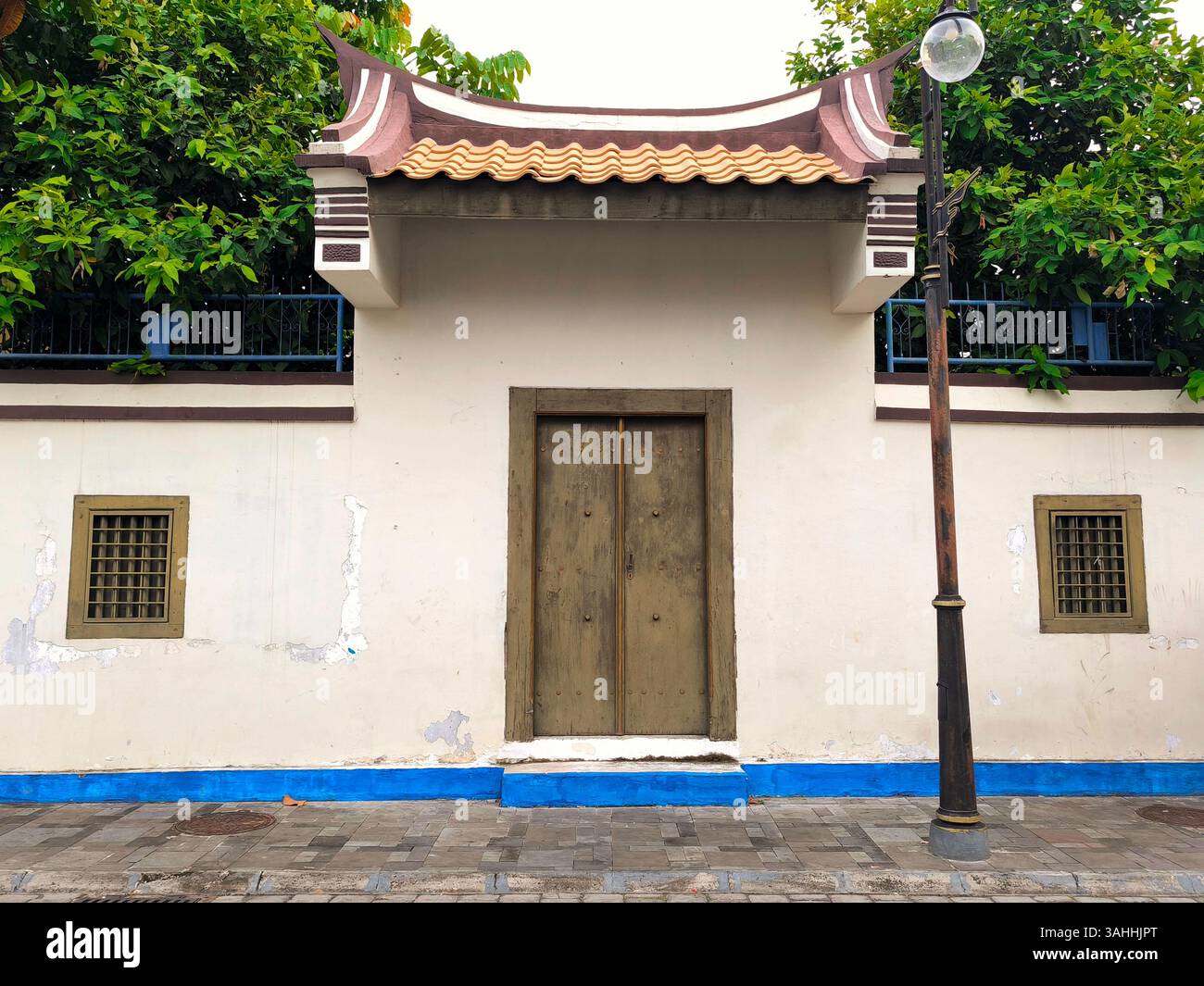 One of the gate designs for a house in the old Chinatown complex in ...