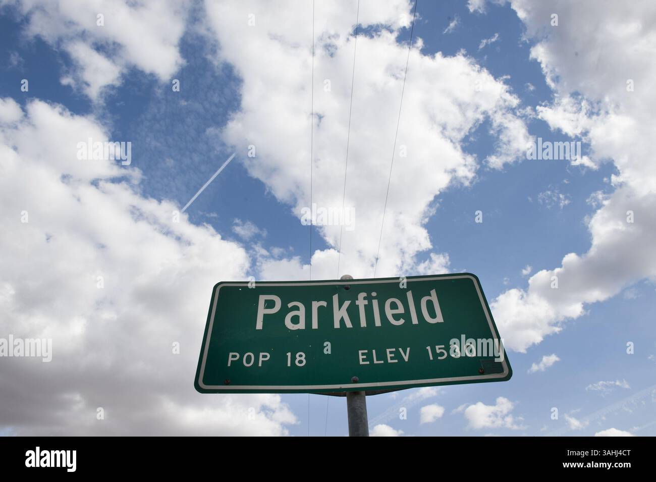 May 19, 2015 - Parkfield, CA, USA - The town sign for Parkfield, the ...