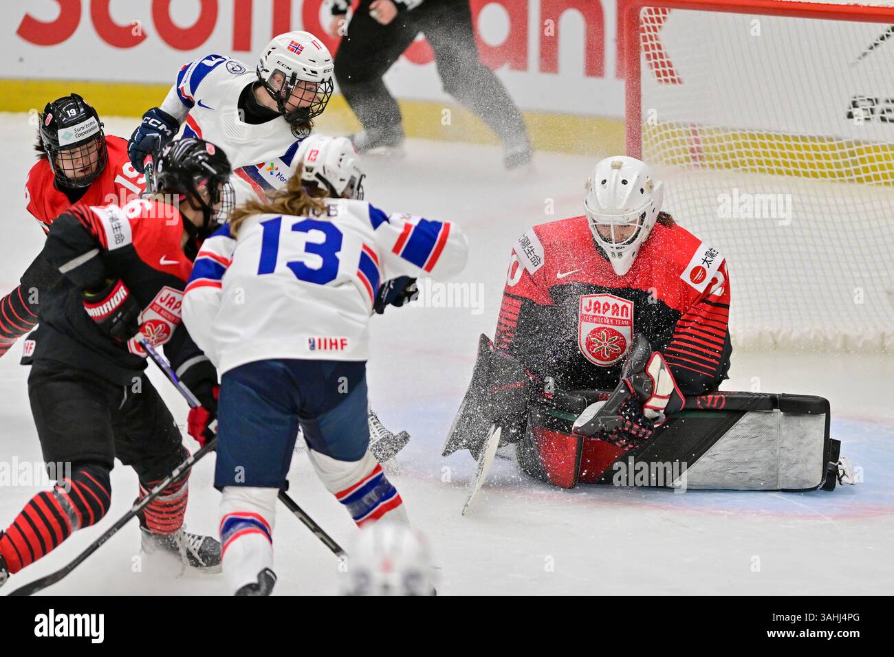 Budweis, Czech Republic. 10th Apr, 2025. Goalkeeper Miyuu Masuhara (JPN ...