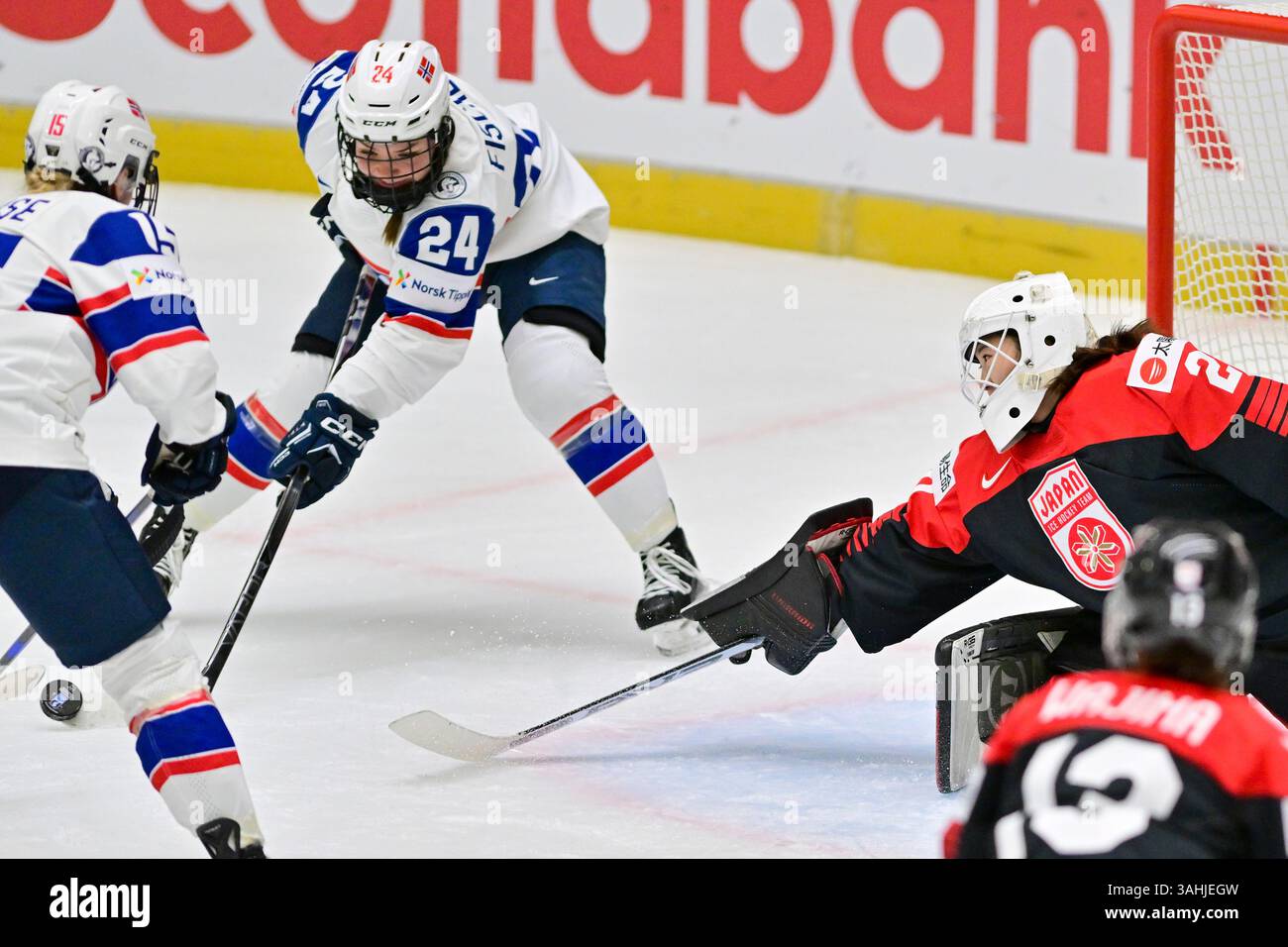 ***PLS CORRECT GROUP B IN CAPTION*** L-R Emilie Kruse (NOR), Mathea ...