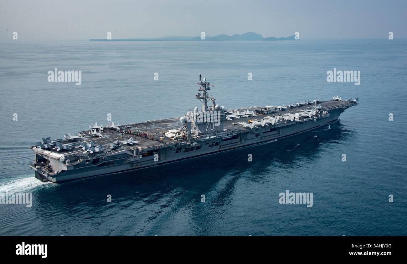 Apr 14, 2017 - Sunda Strait - The aircraft carrier USS Carl Vinson (CVN ...