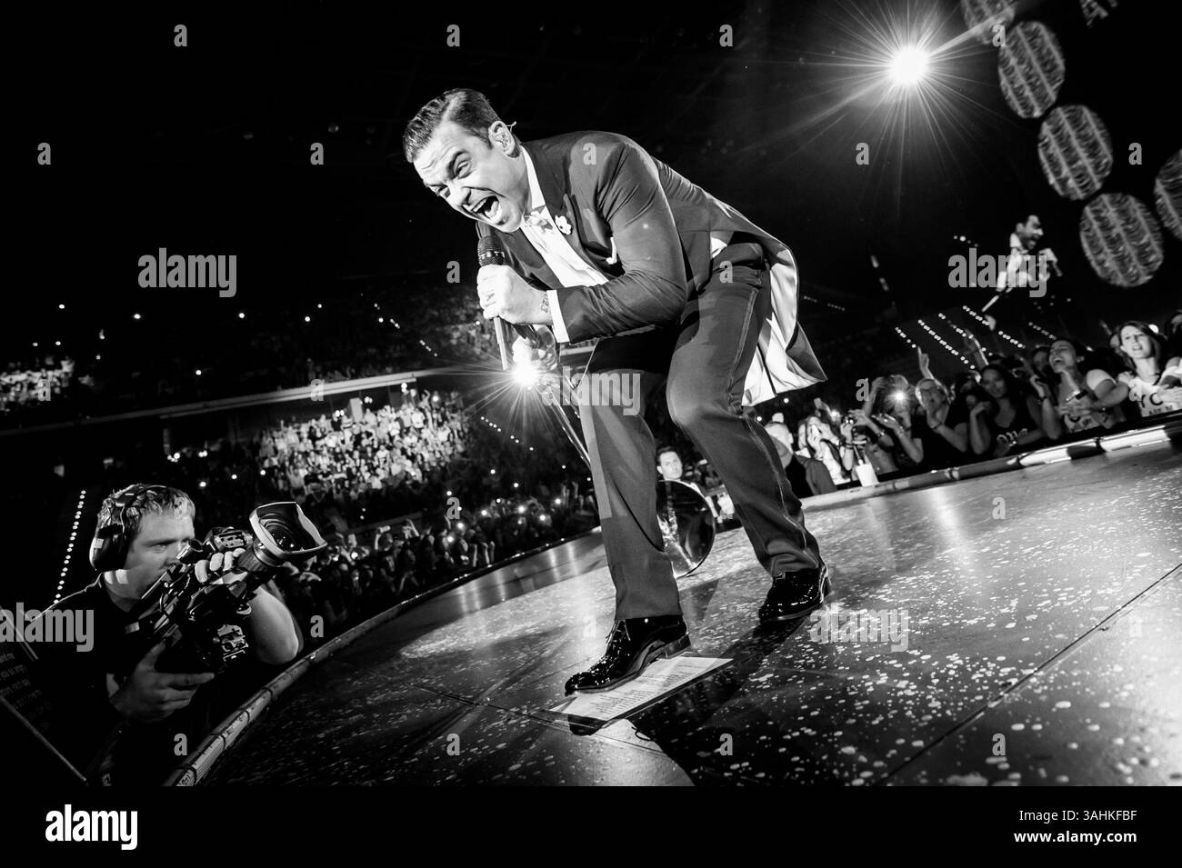 Presa giovane hi-res stock photography and images - Alamy