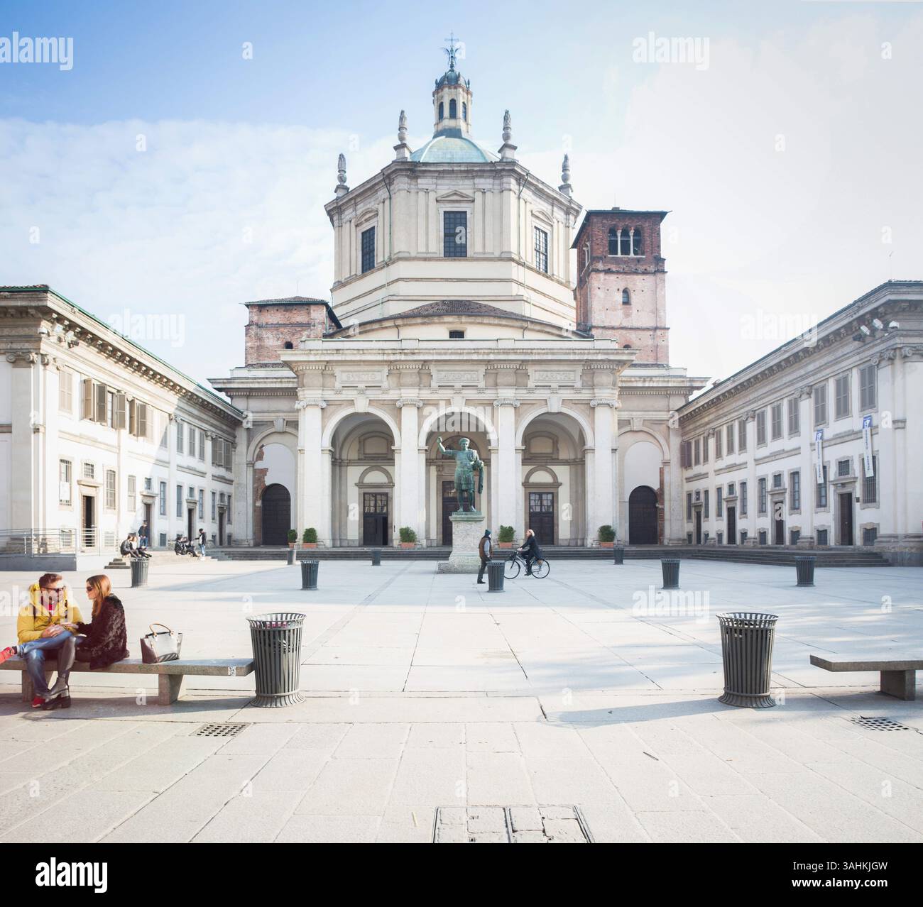 Edificio constantine hi-res stock photography and images - Alamy