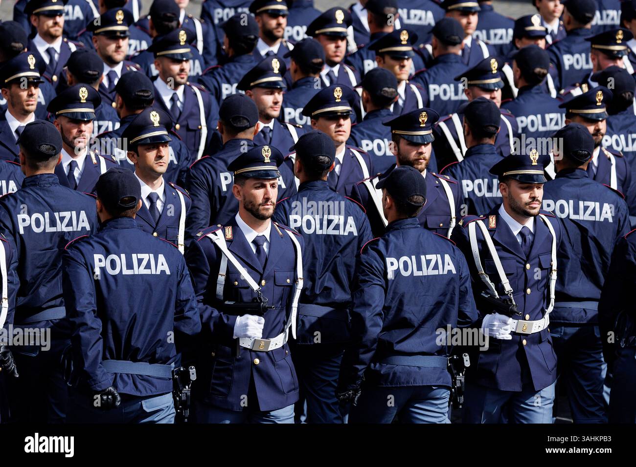 Cerimonia per il 173mo anniversario di fondazione della Polizia di ...