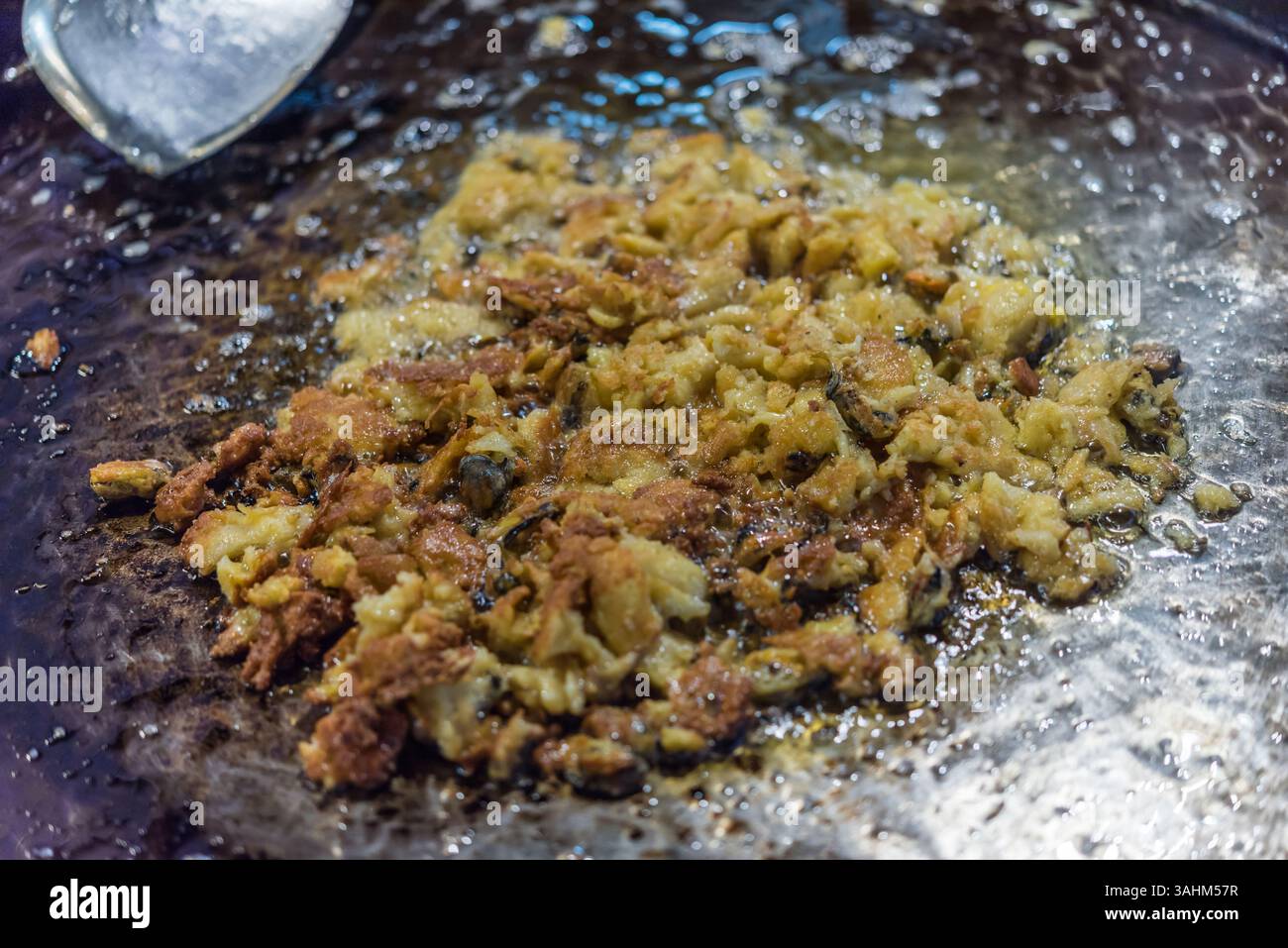Fried mussel pancakes or Mussel fried in egg batter (Hoi Tod) for sale ...