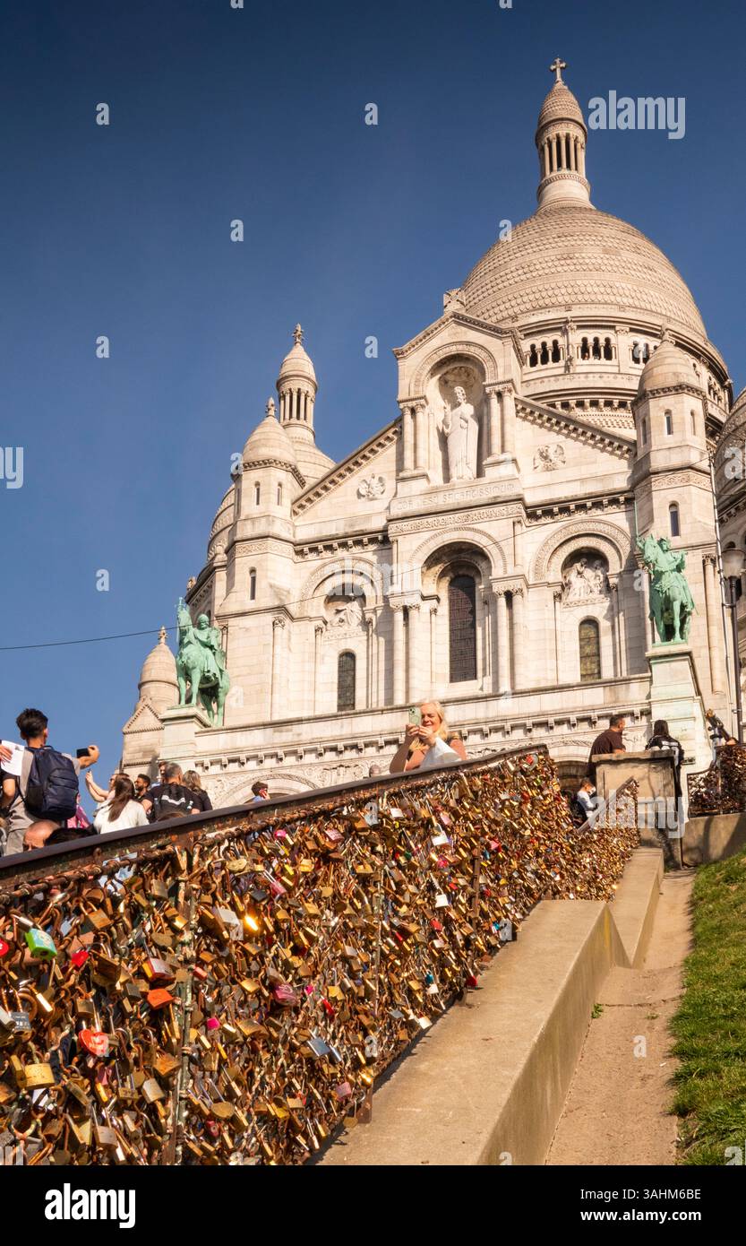 France, Paris, Montmartre, tourists’ padlocks filling fence on steps to ...