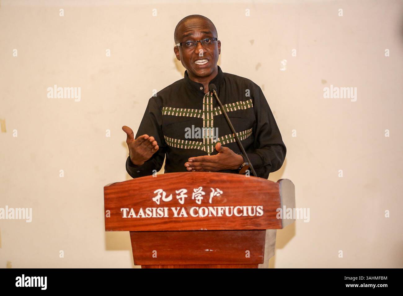 (250410) -- DAR ES SALAAM, April 10, 2025 (Xinhua) -- Musa Hans, the ...