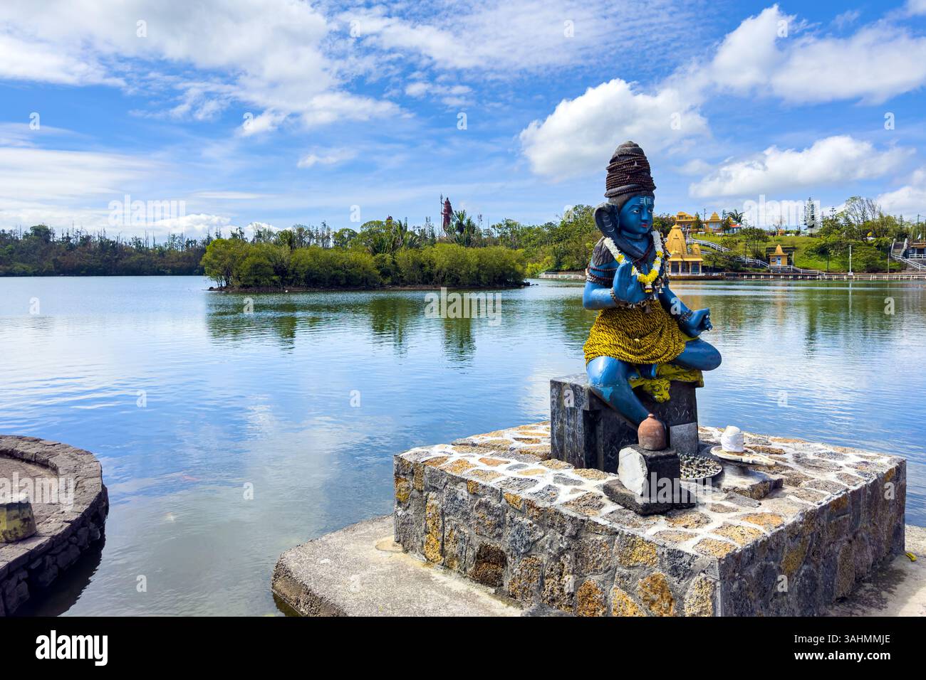 Shiva Hindu deity statue in Grand-Bassin Temple, Mauritius Island ...