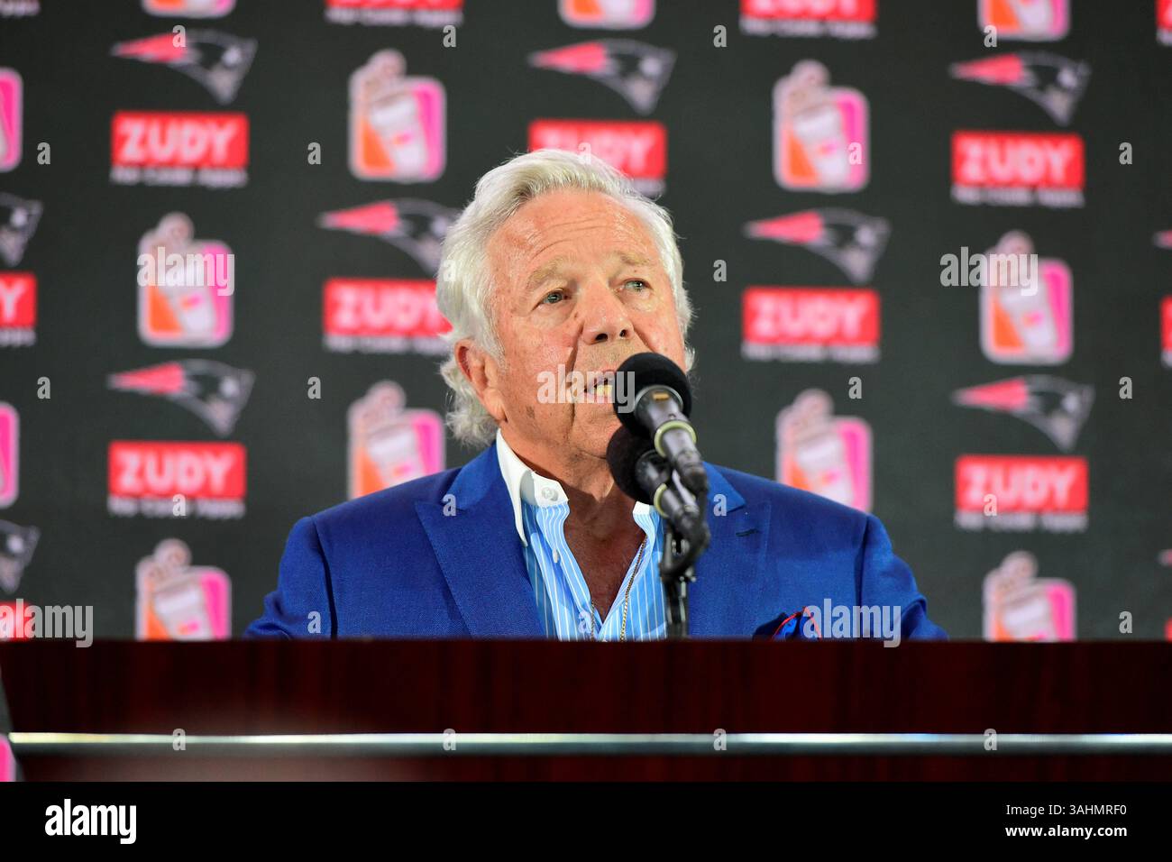 Optum stadium hi-res stock photography and images - Alamy