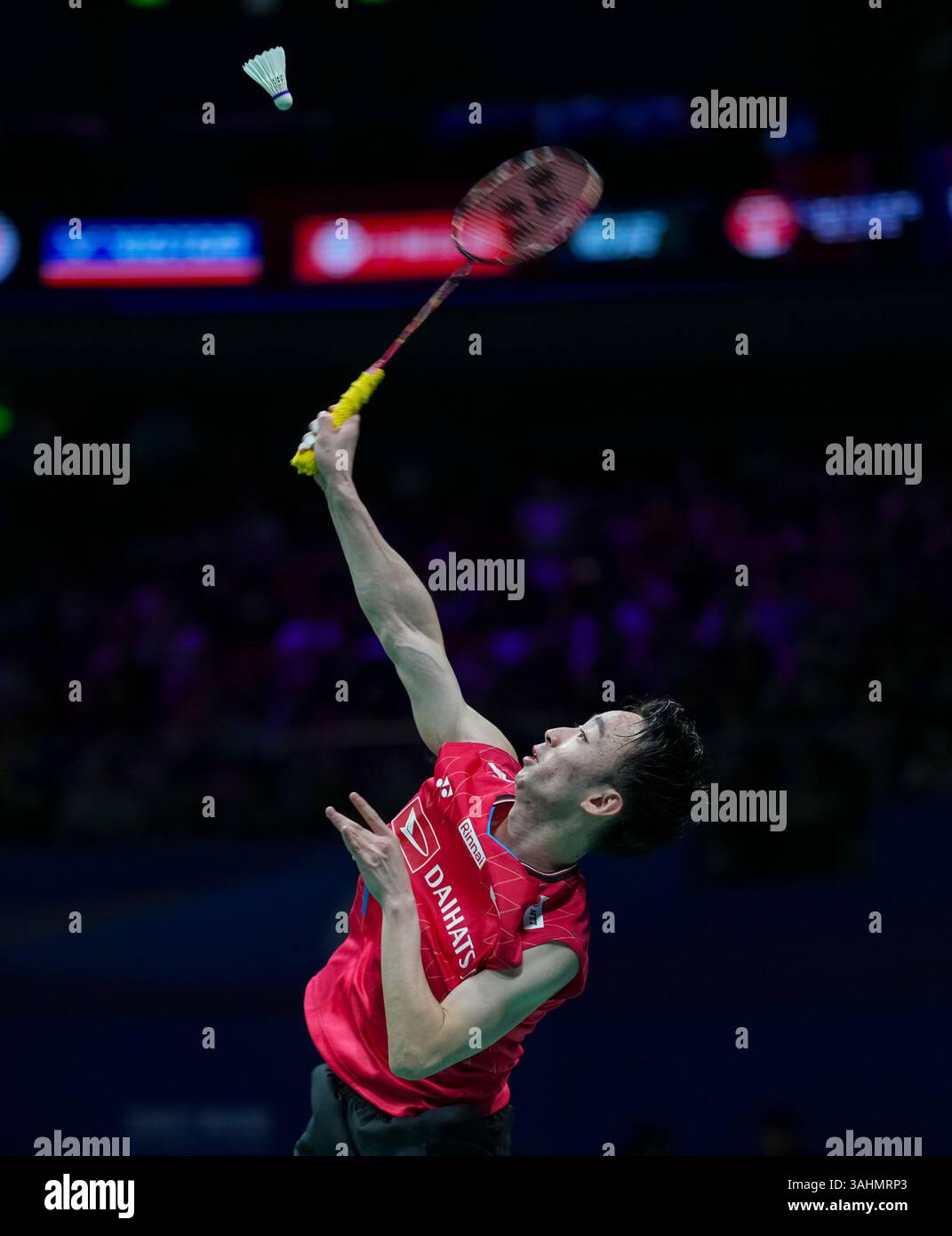 (250410) -- NINGBO, April 10, 2025 (Xinhua) -- Tanaka Yushi of Japan ...