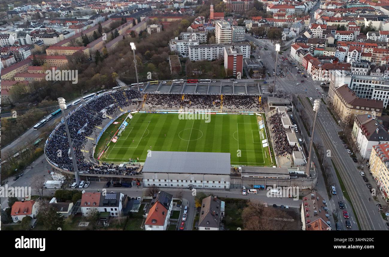 Hier der Blick auf das Städtische Stadion an der Grünwalder Strasse ...