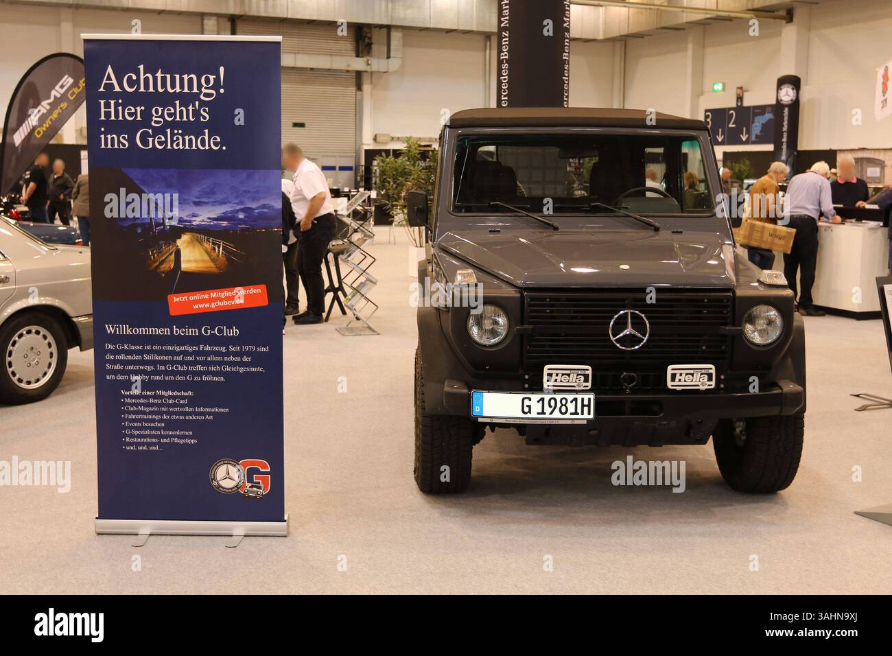Mercedes 280 GE Cabrio G-Klasse, Baujahr 1981, H-Kennzeichen am Stand ...