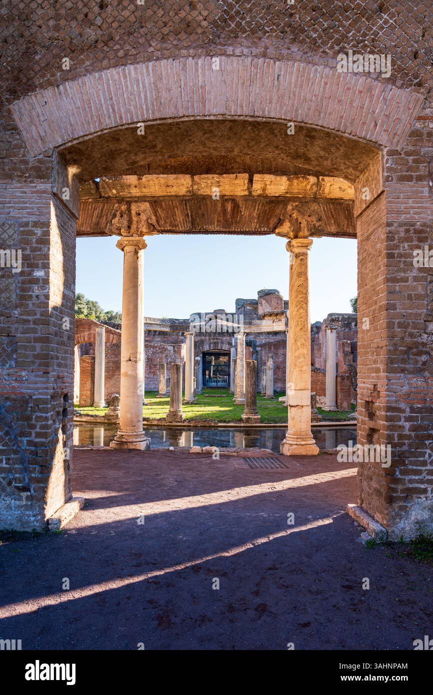 Roman ruins of Hadrian villa viewed through ancient brick gate Stock ...