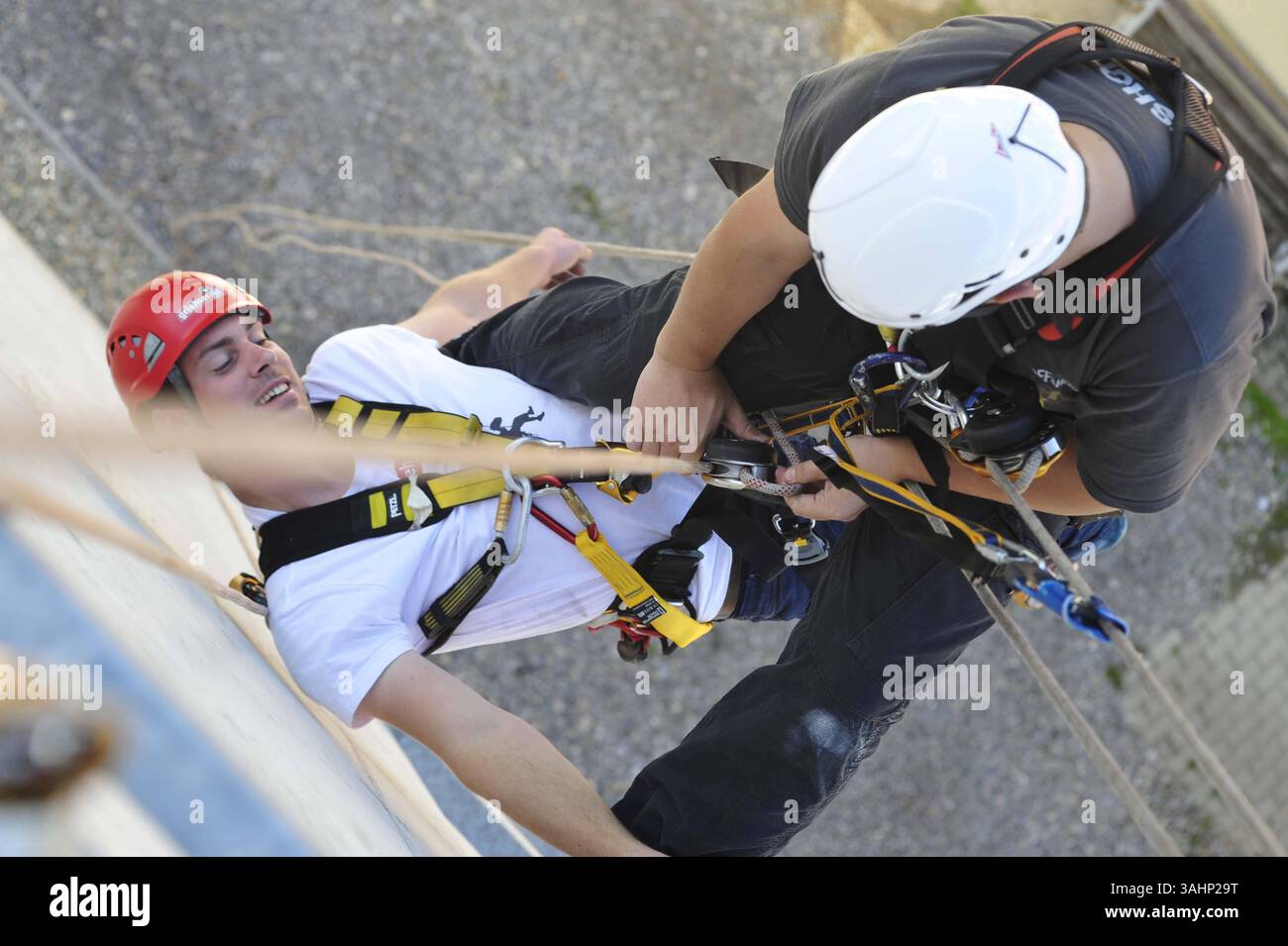 training and education as a height worker, safety in great heights ...