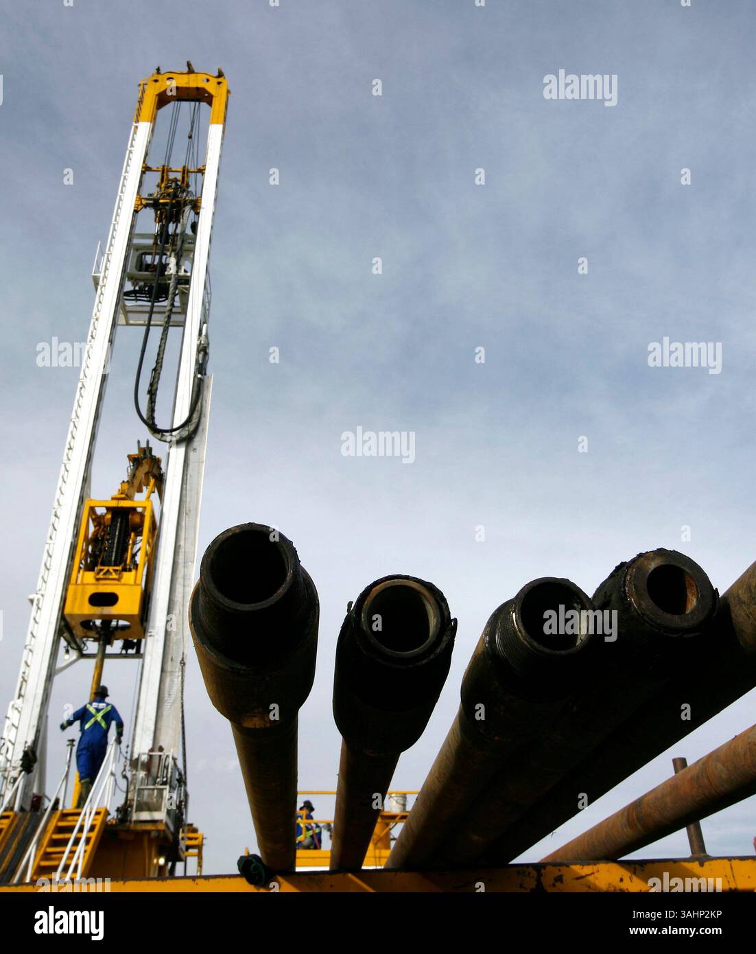 Sep 30, 2007 - Irricana, Alberta, Canada - Drilling pipe sections as a ...