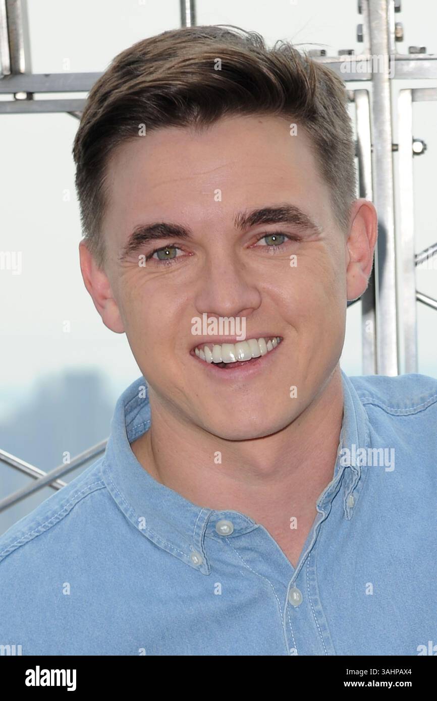 Jesse McCartney visits the Empire State Building to celebrate the ...