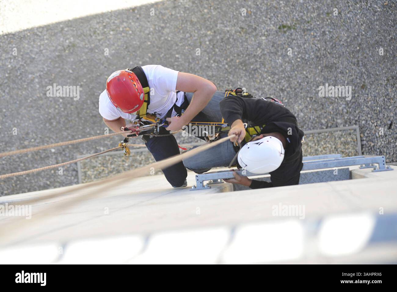 training and education as a height worker, safety in great heights ...