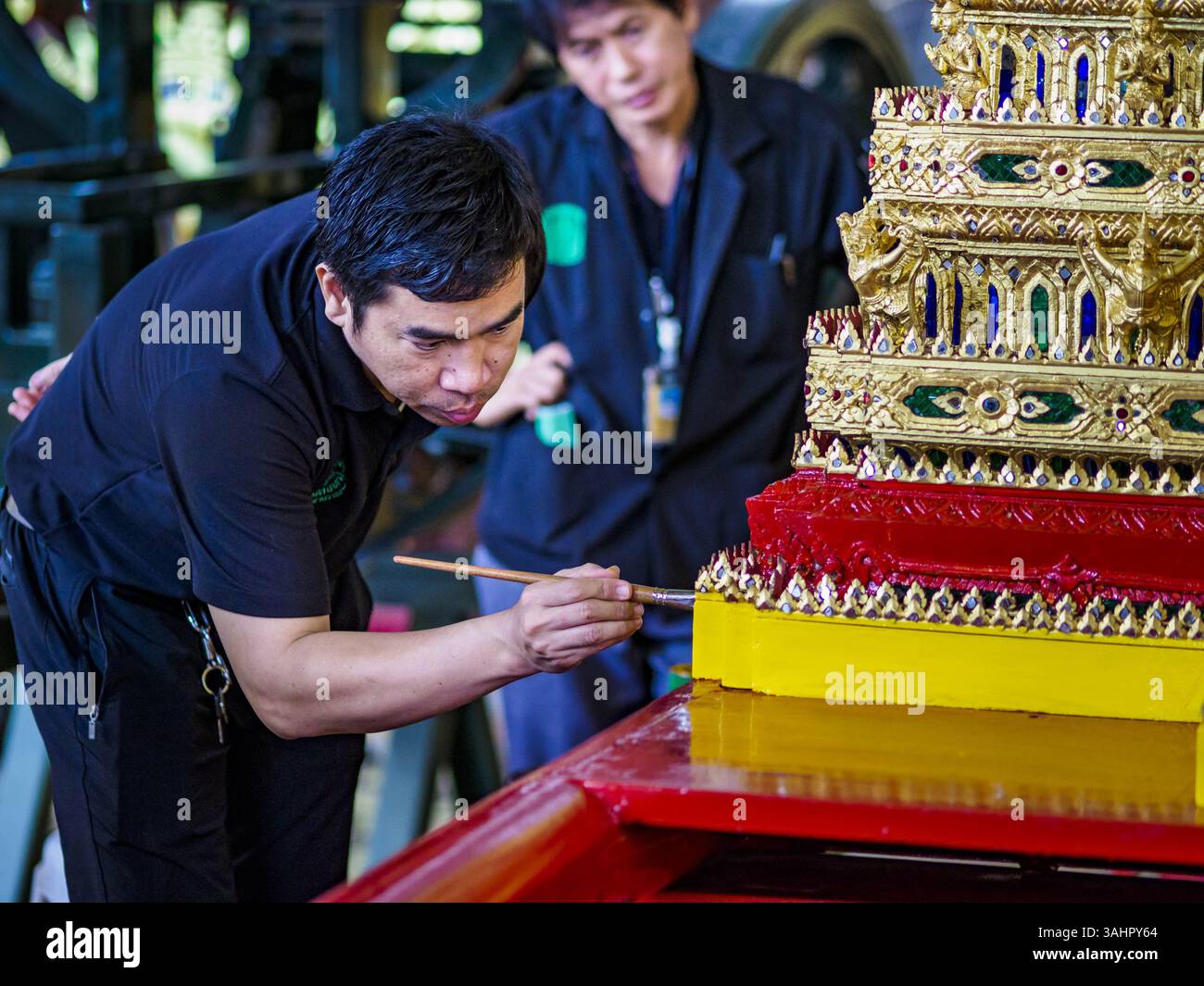 July 19, 2017 - Bangkok, Bangkok, Thailand - Thai artisans refurbish ...