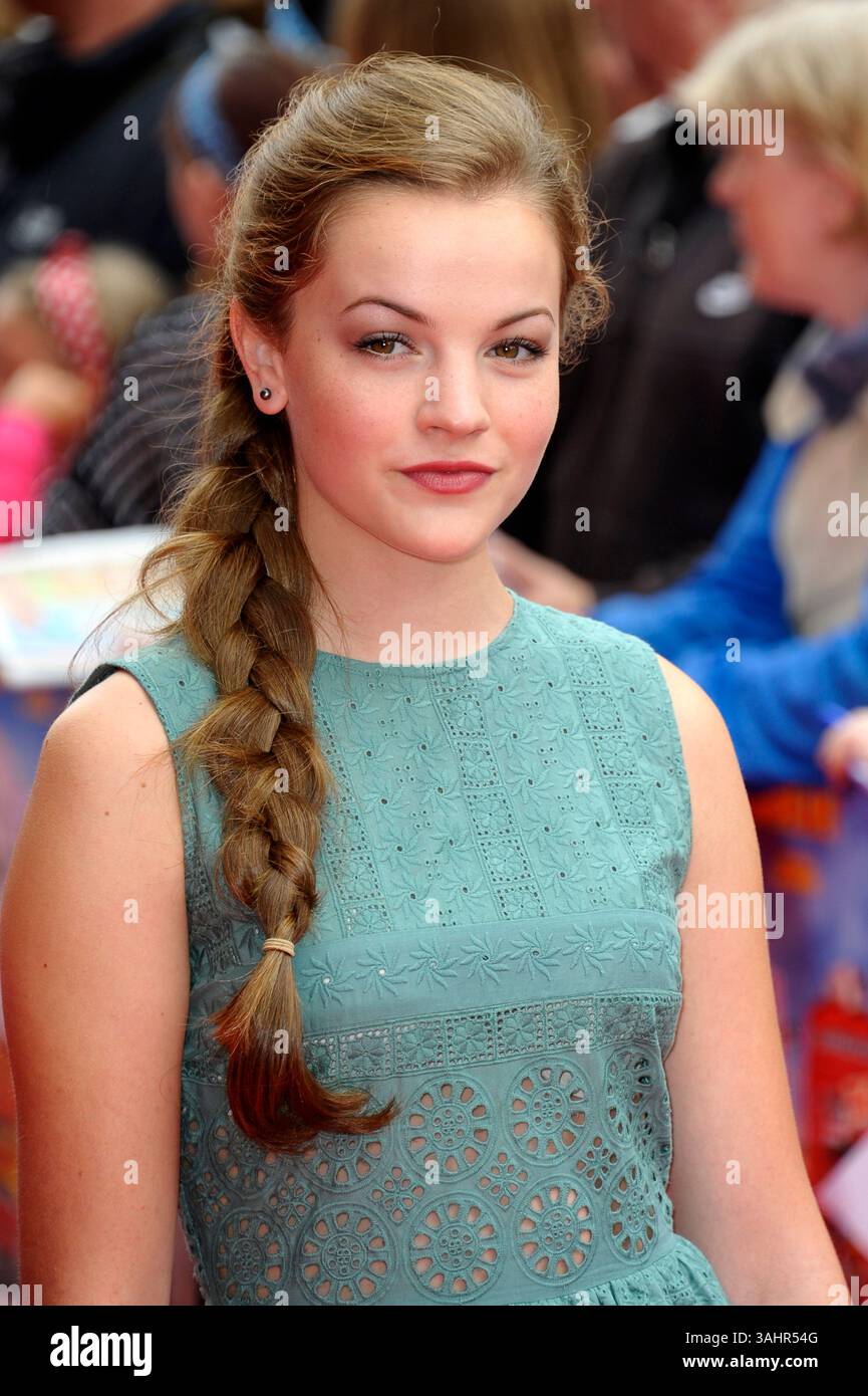 Izzy meikle small attends premiere pudsey dog hi-res stock photography ...