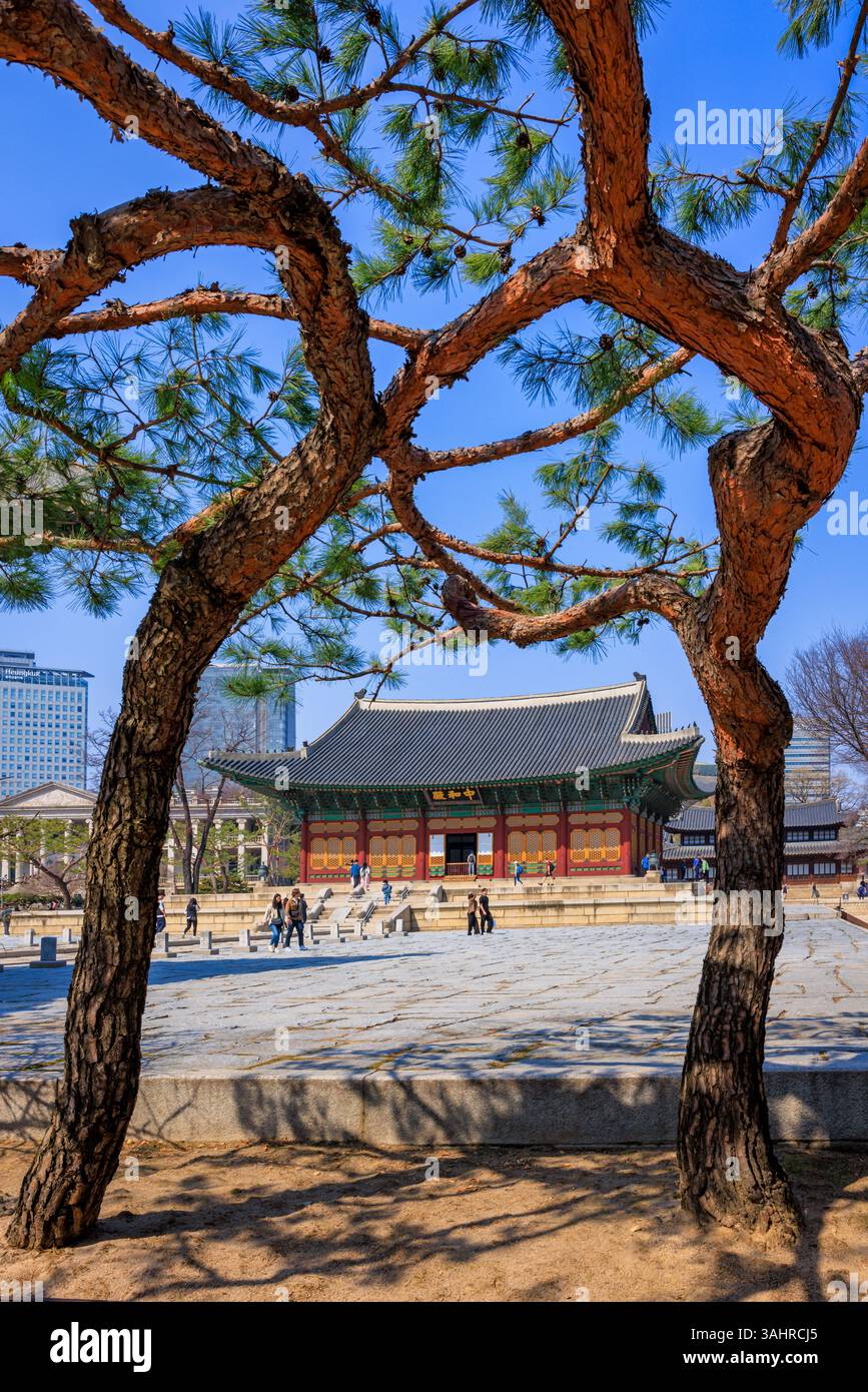 Deoksugung Palace, Seoul, Republic of Korea Stock Photo - Alamy