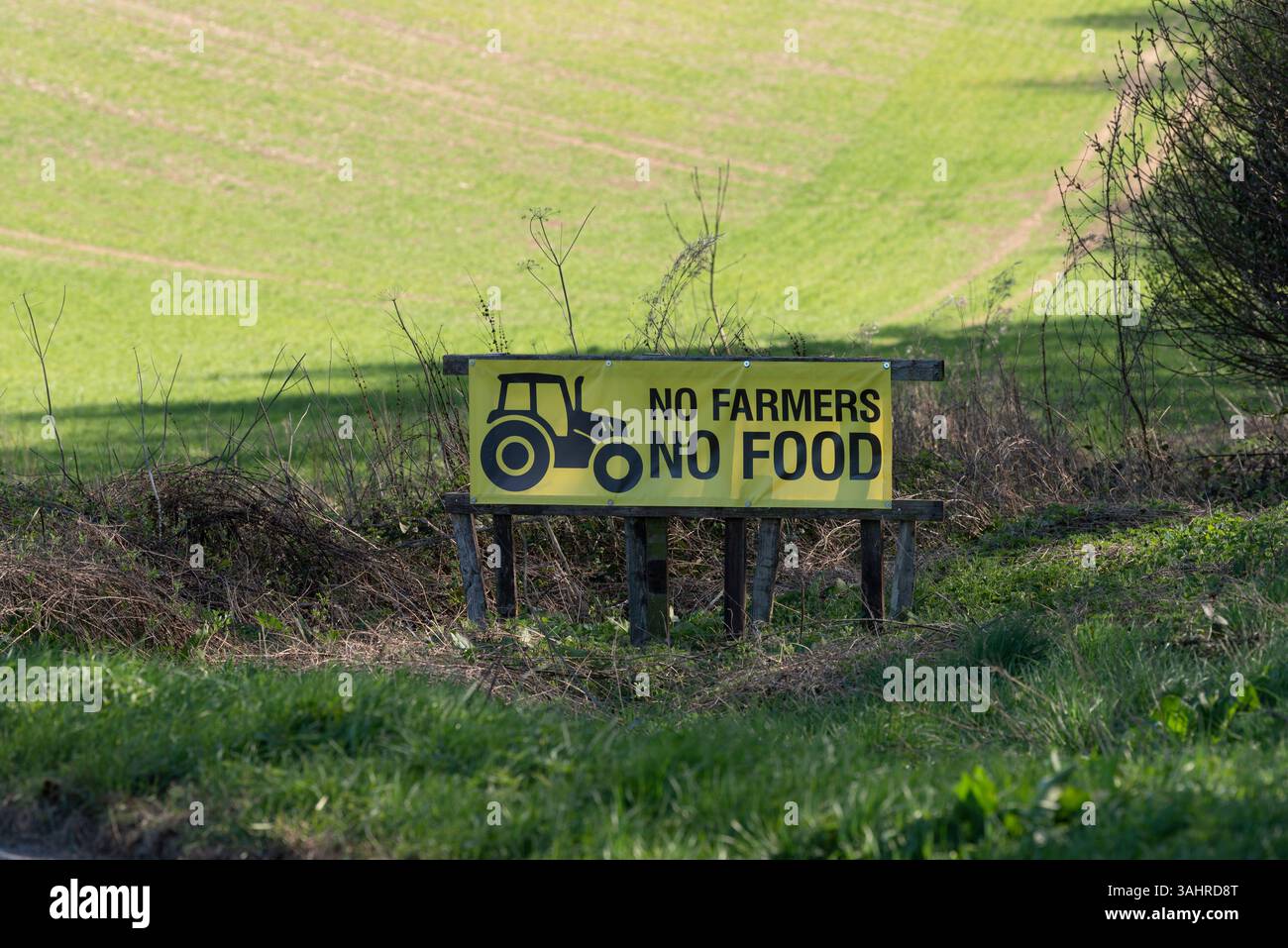 Hampshire England UK. 04.04.2025. Farmers protest board No Farmers No ...