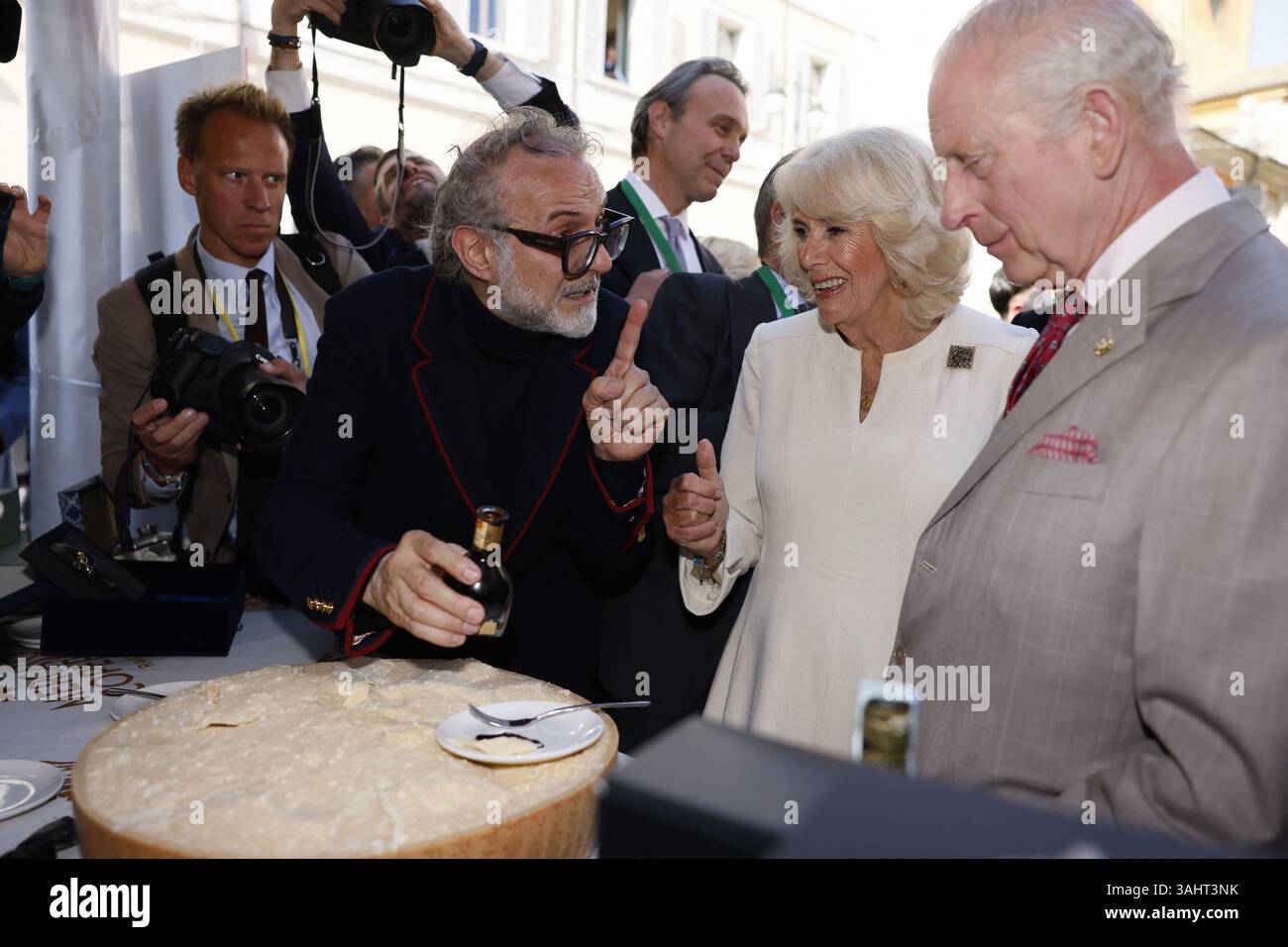 Ravenna, Italy. 10th Apr, 2025. King Charles III and Queen Camilla ...