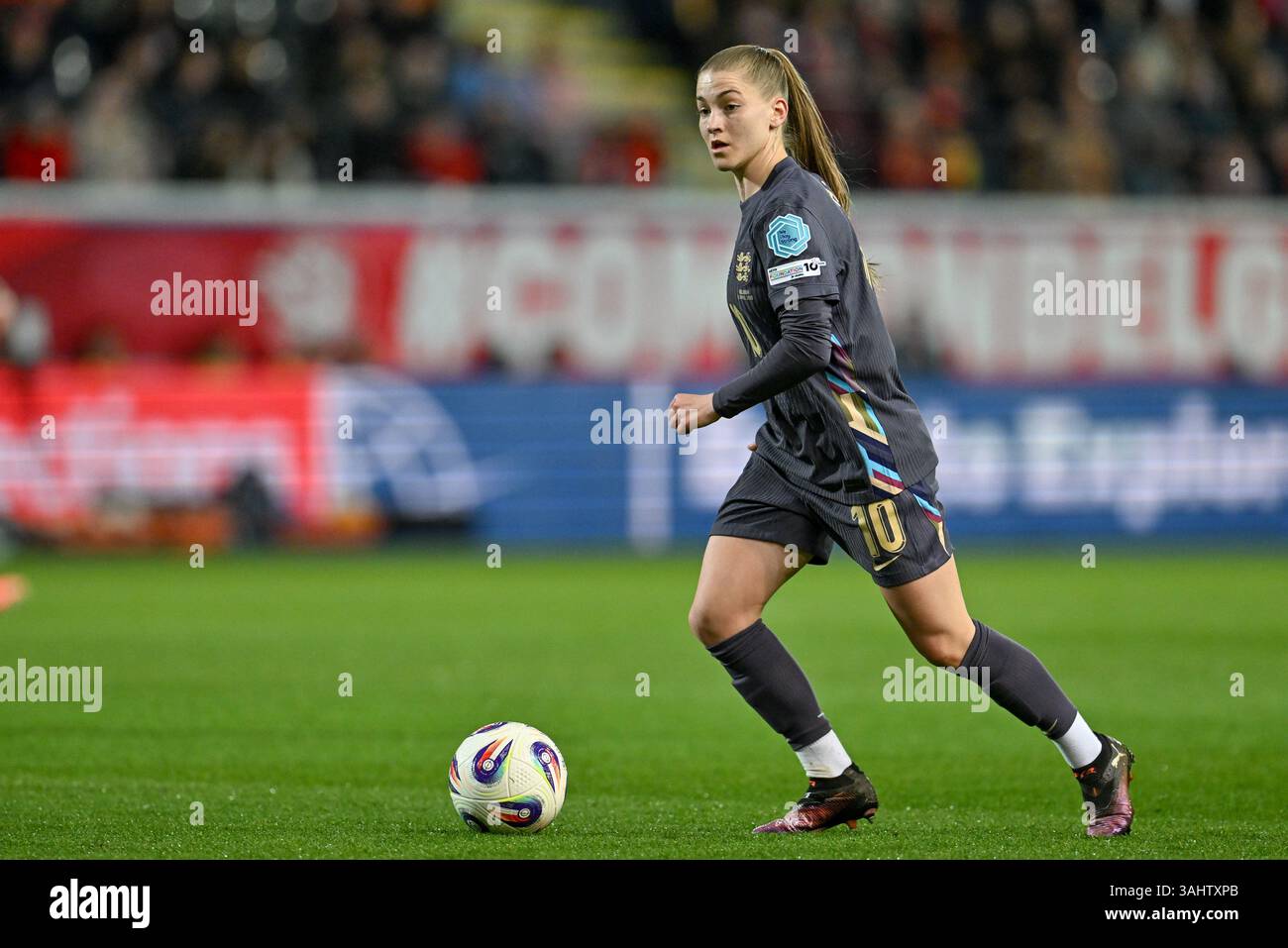 Leuven, Belgium. 08th Apr, 2025. Jessica Park (10) of England pictured ...