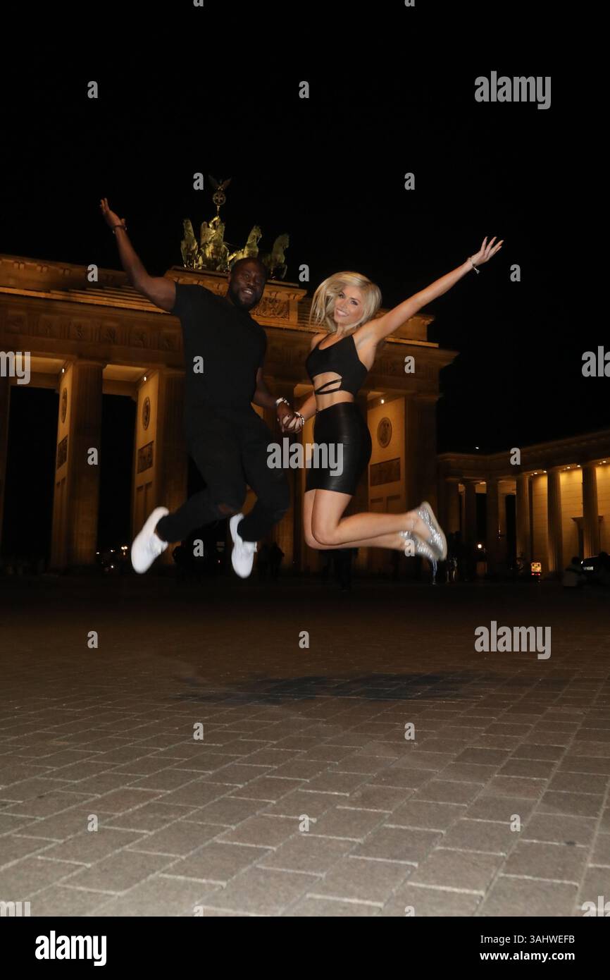 Aug 21, 2017 - Berlin, Germany - High Flying Love at The Gate: A ...