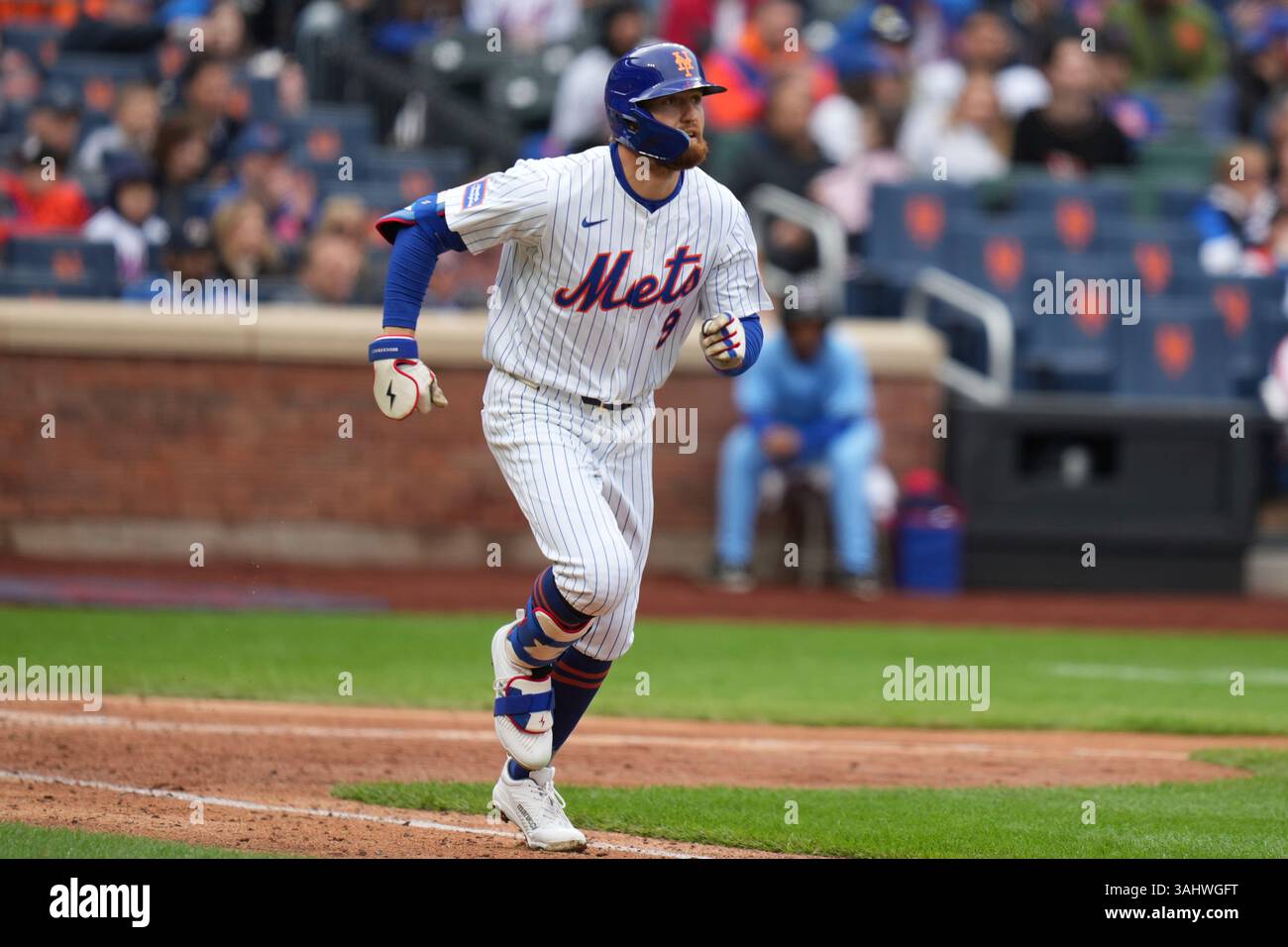 New York Mets' Brandon Nimmo looks after a single during the sixth ...