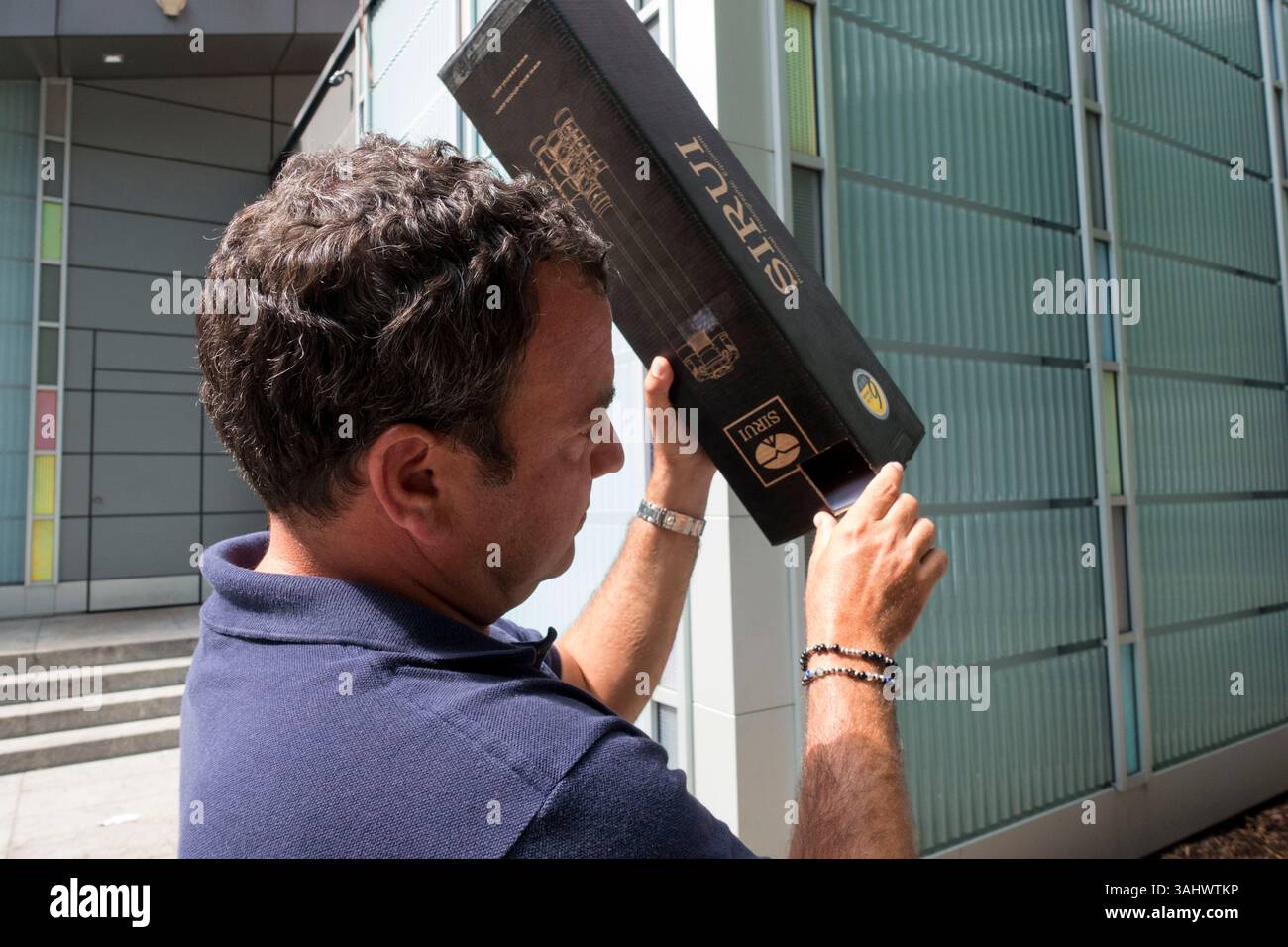 Pinhole projector hi-res stock photography and images - Alamy